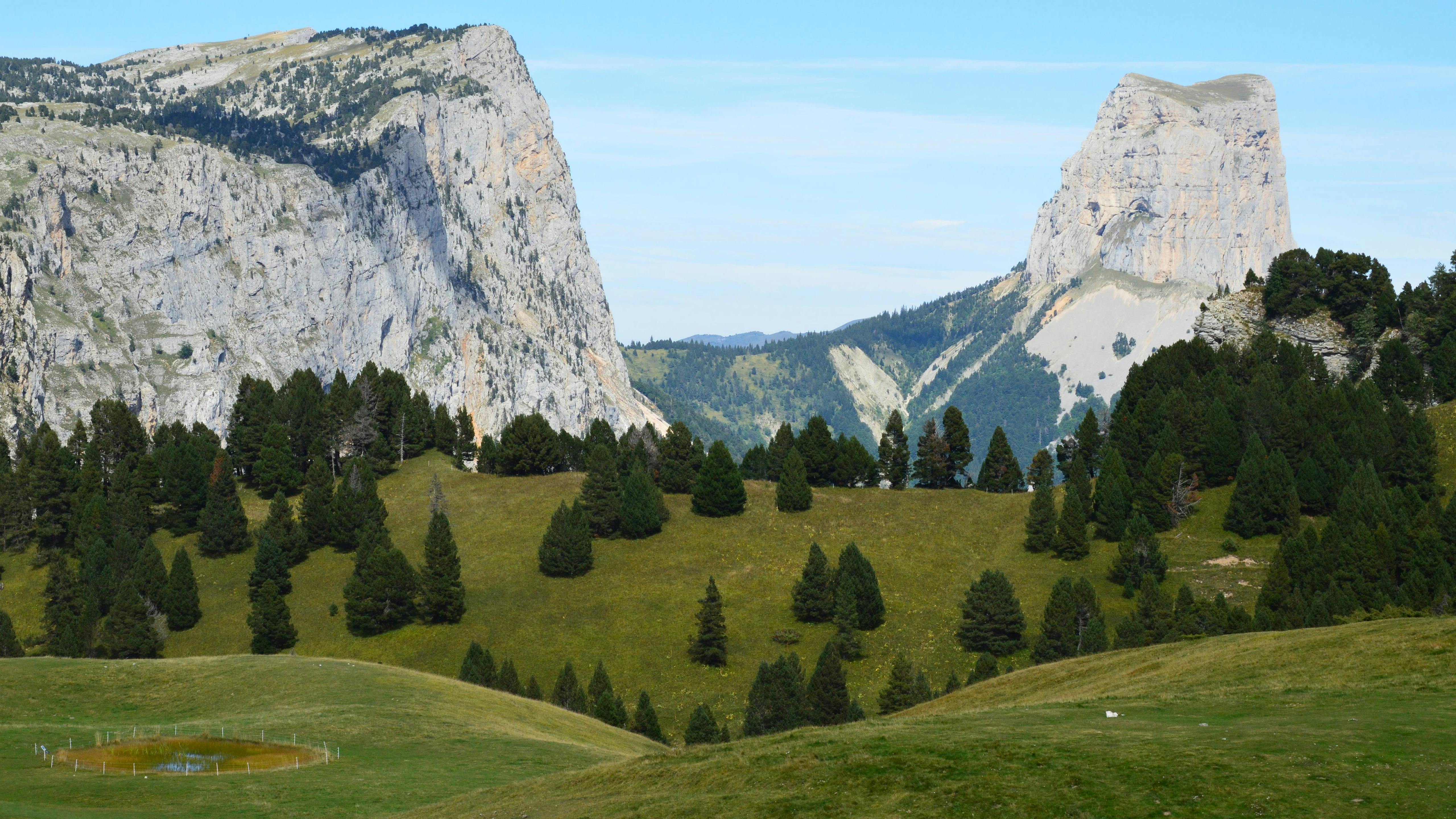 Scenic View of Mont Aiguille in Chichilianne, France · Free Stock Photo