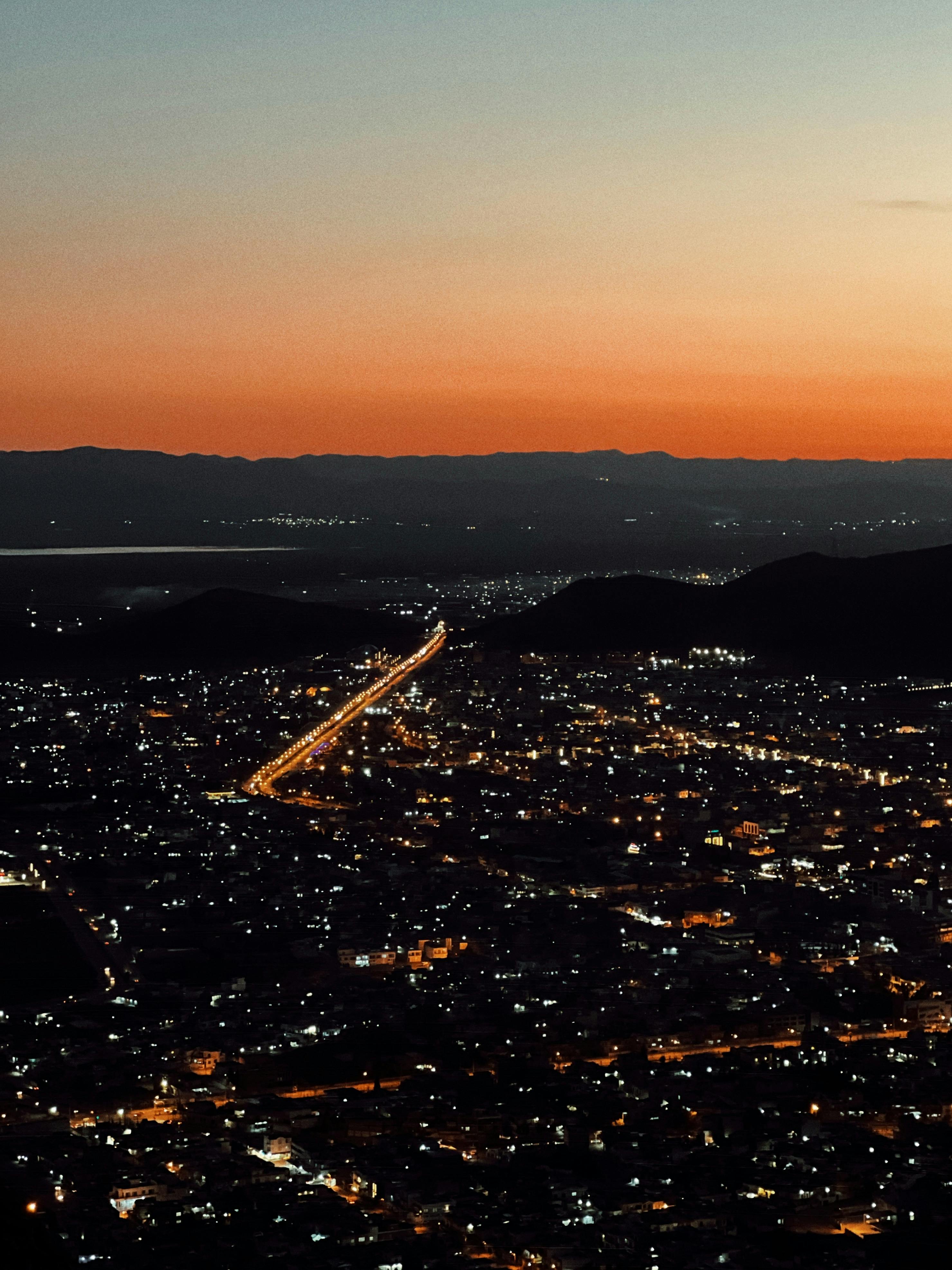 Stunning Cityscape of Iraq at Twilight · Free Stock Photo