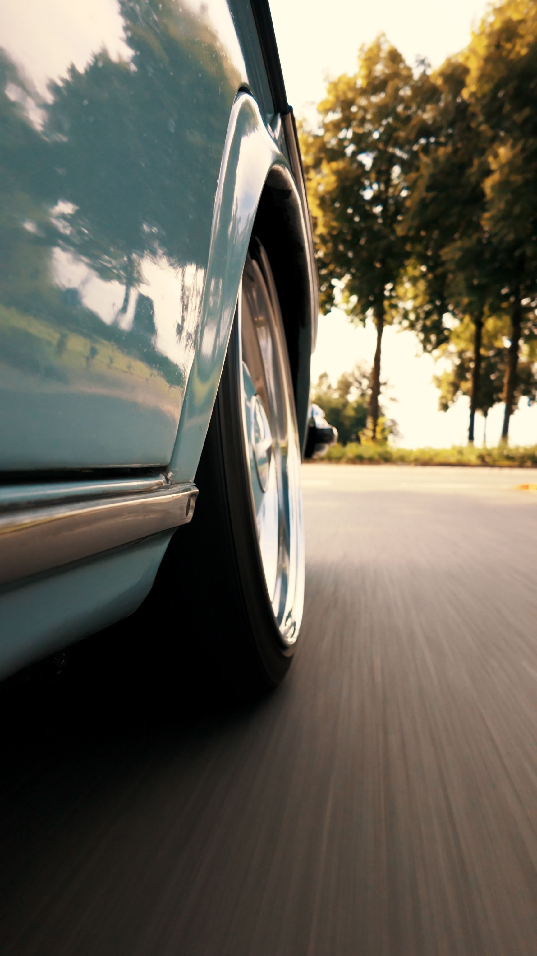 Dynamic Capture of Classic Car Cruising in Germany · Free Stock Photo