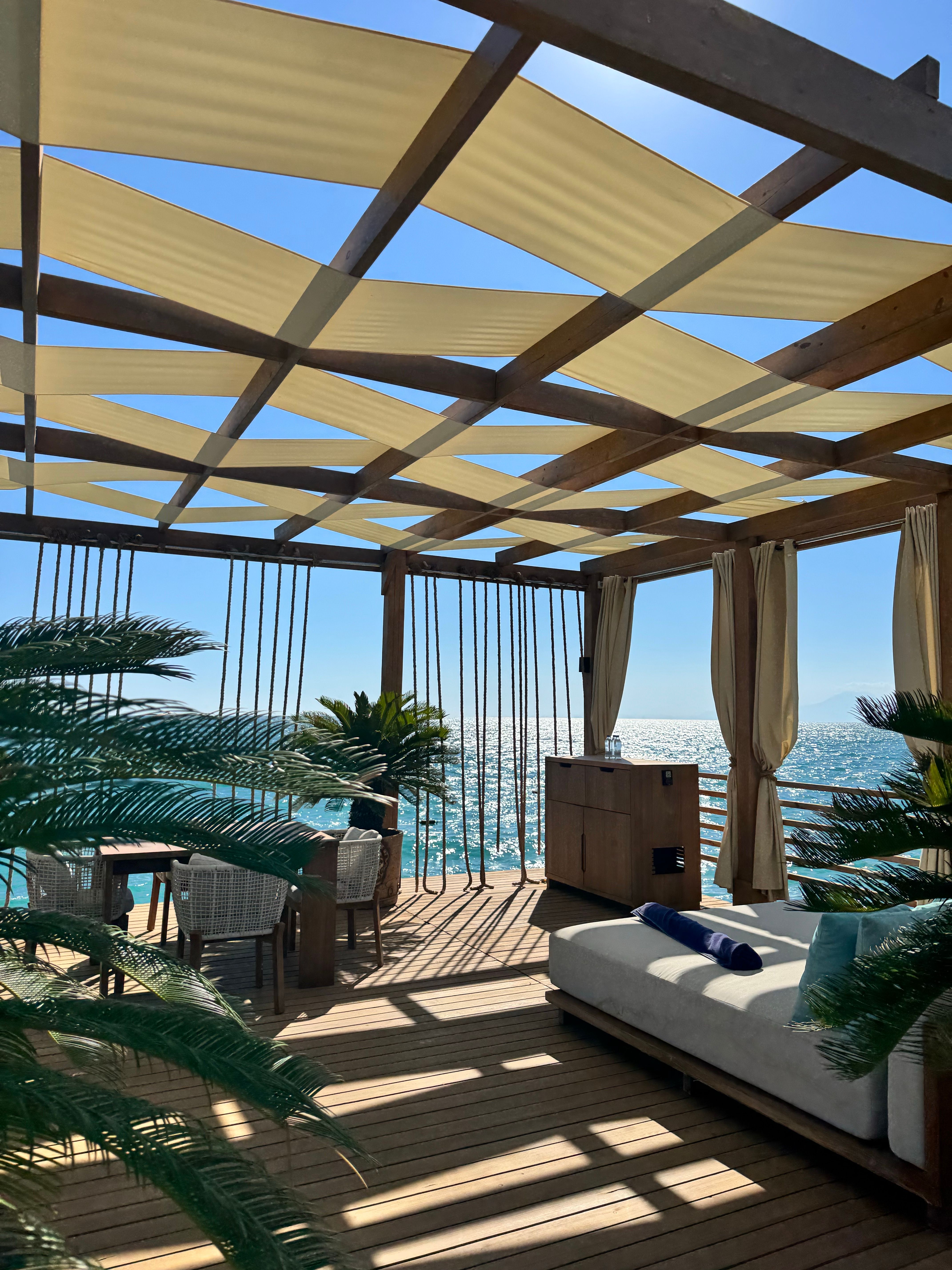 Luxurious Oceanfront Cabana with Scenic View · Free Stock Photo