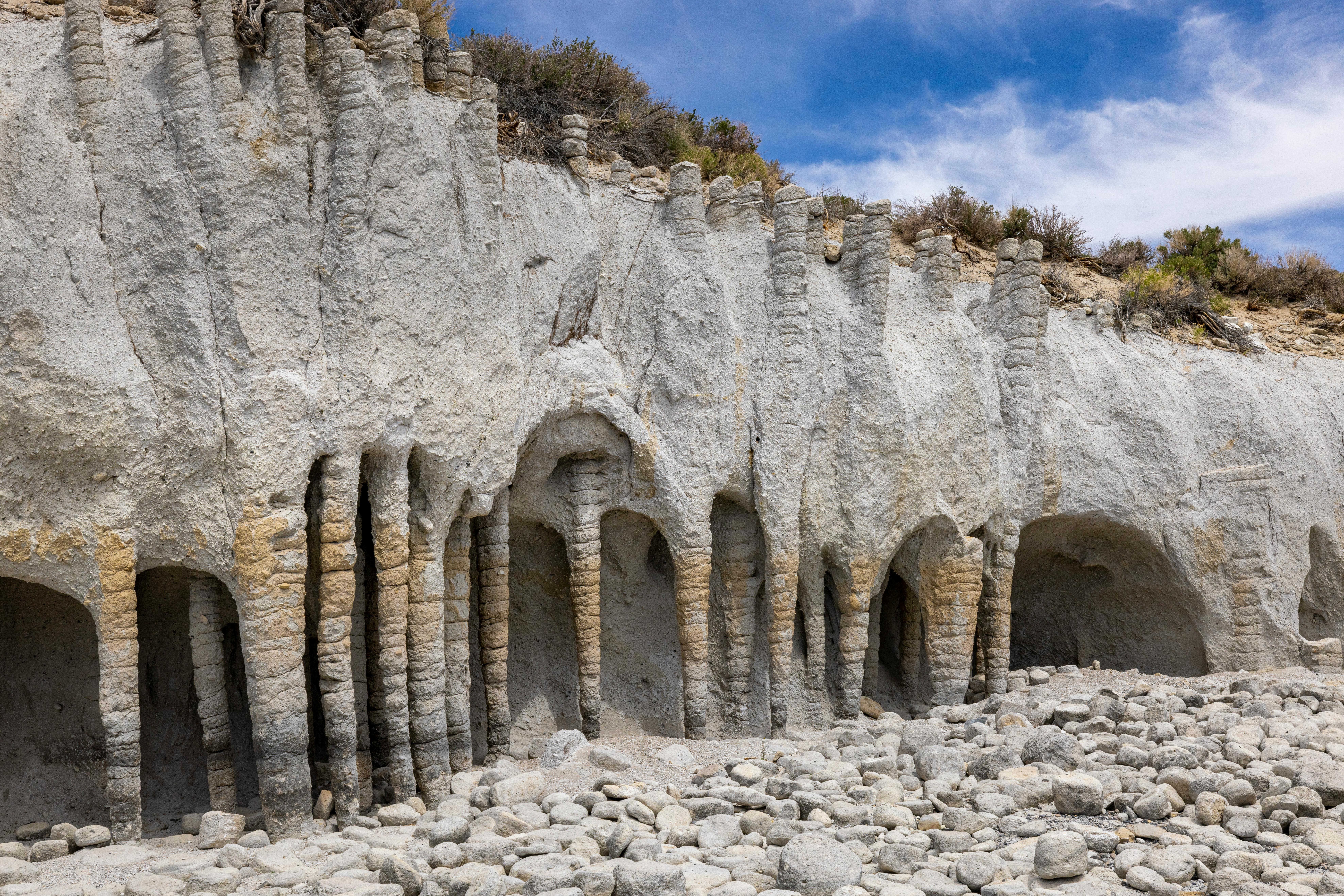 Fascinating Tufa Columns at Mono Lake Shoreline · Free Stock Photo