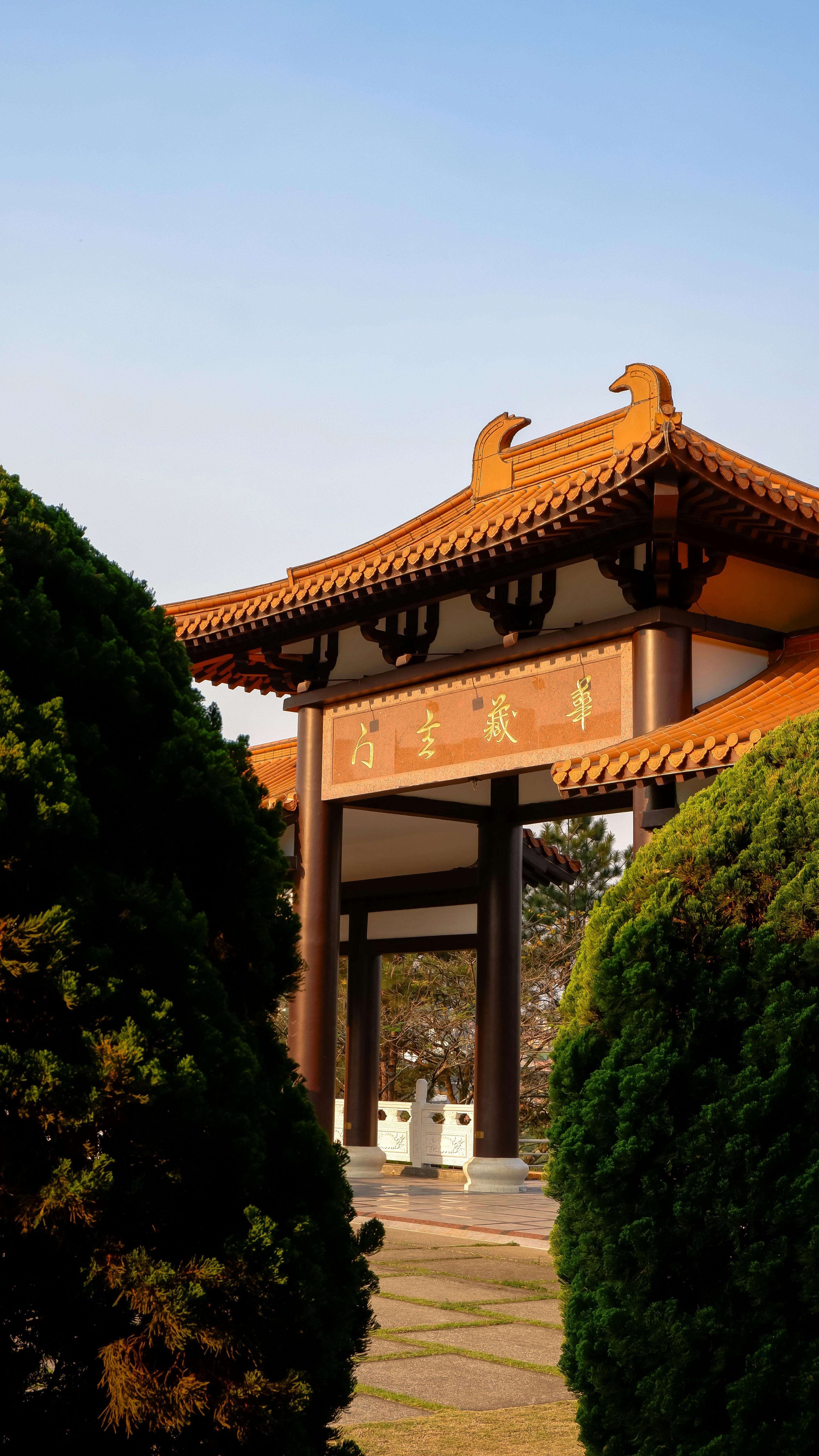 Tranquil Temple Gate with Traditional Architecture · Free Stock Photo