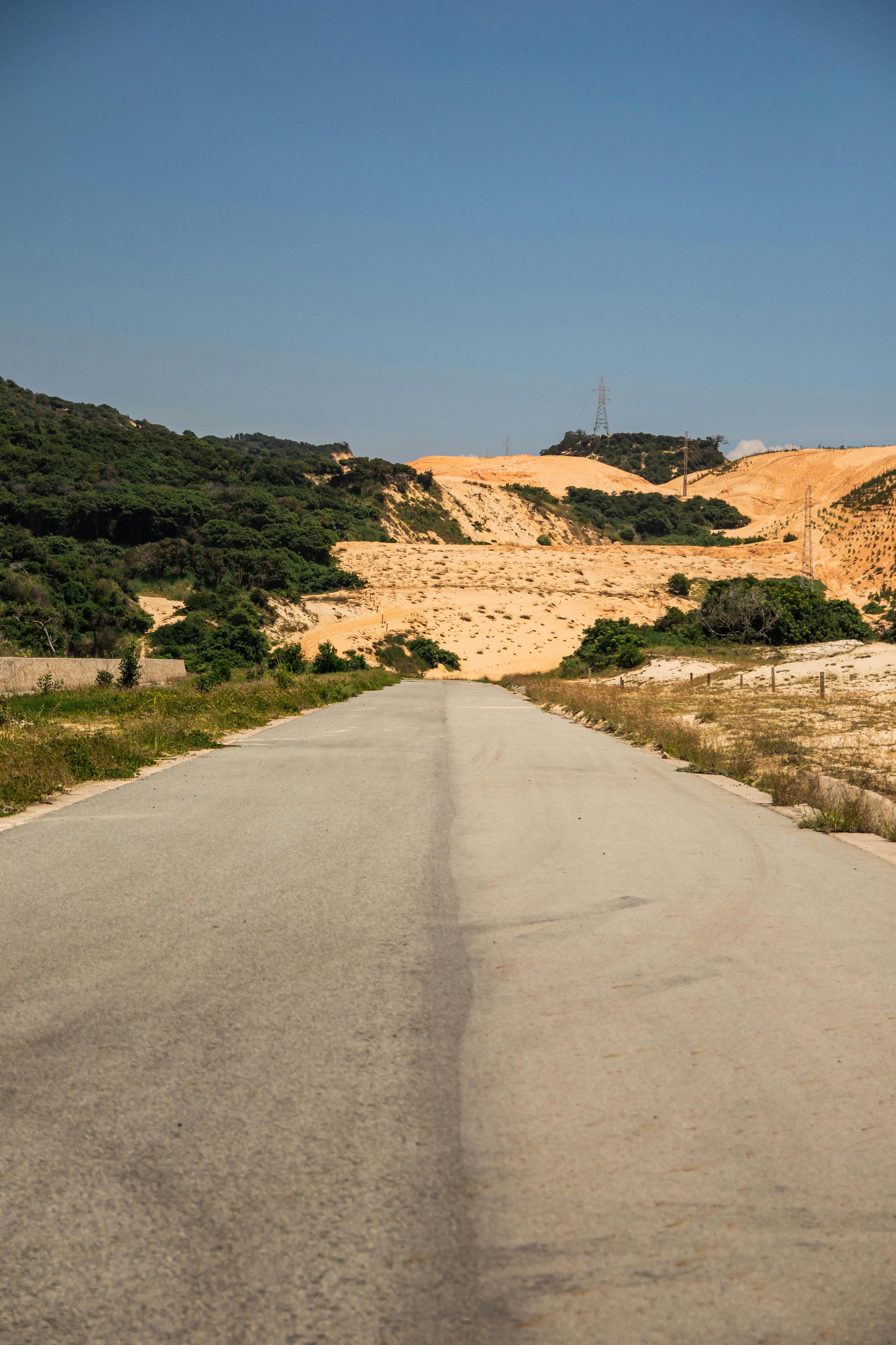 Deserted Road in Phan Thiết, Vietnam · Free Stock Photo