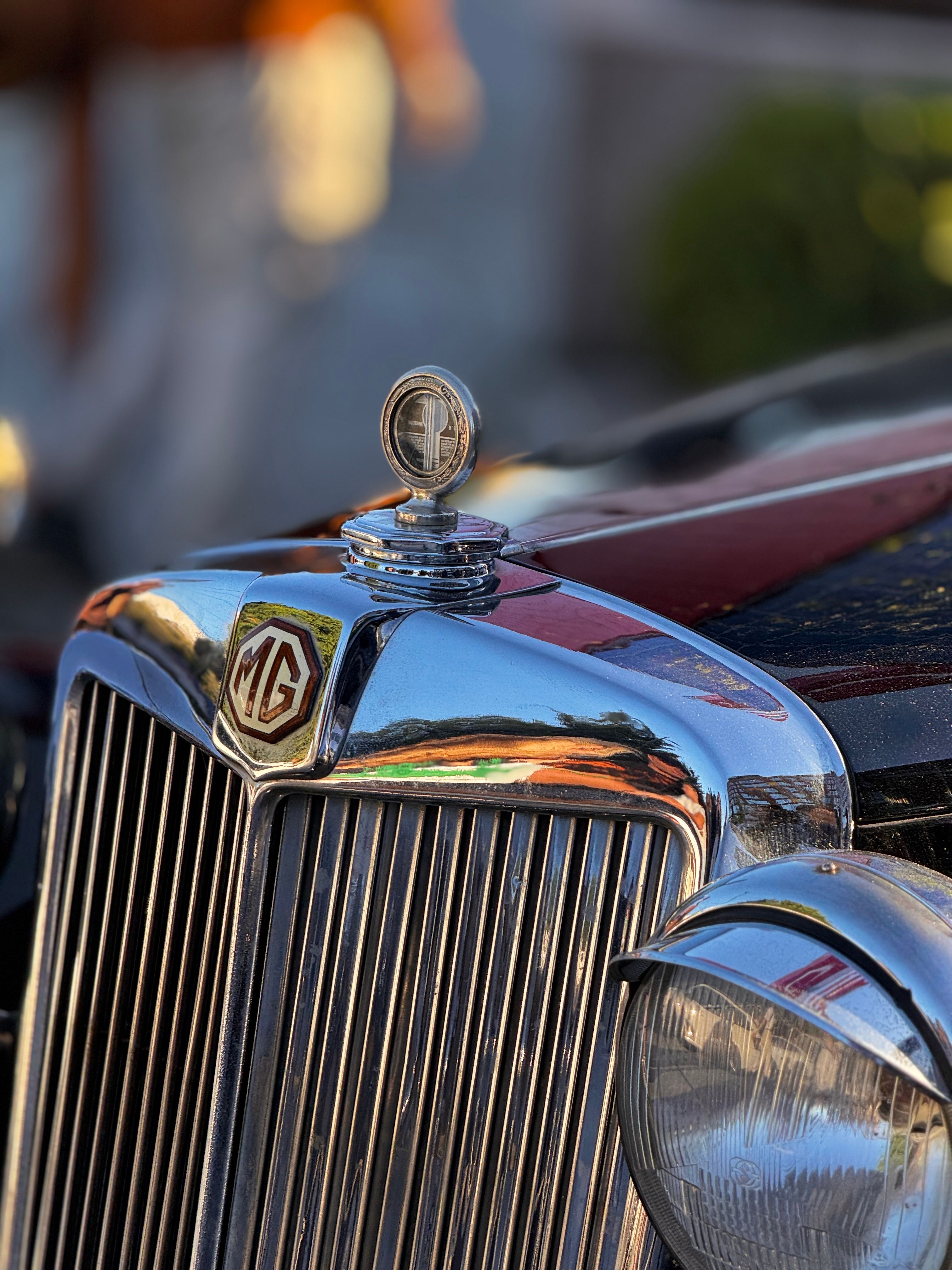 Classic MG Car Grille Close-Up with Emblem · Free Stock Photo