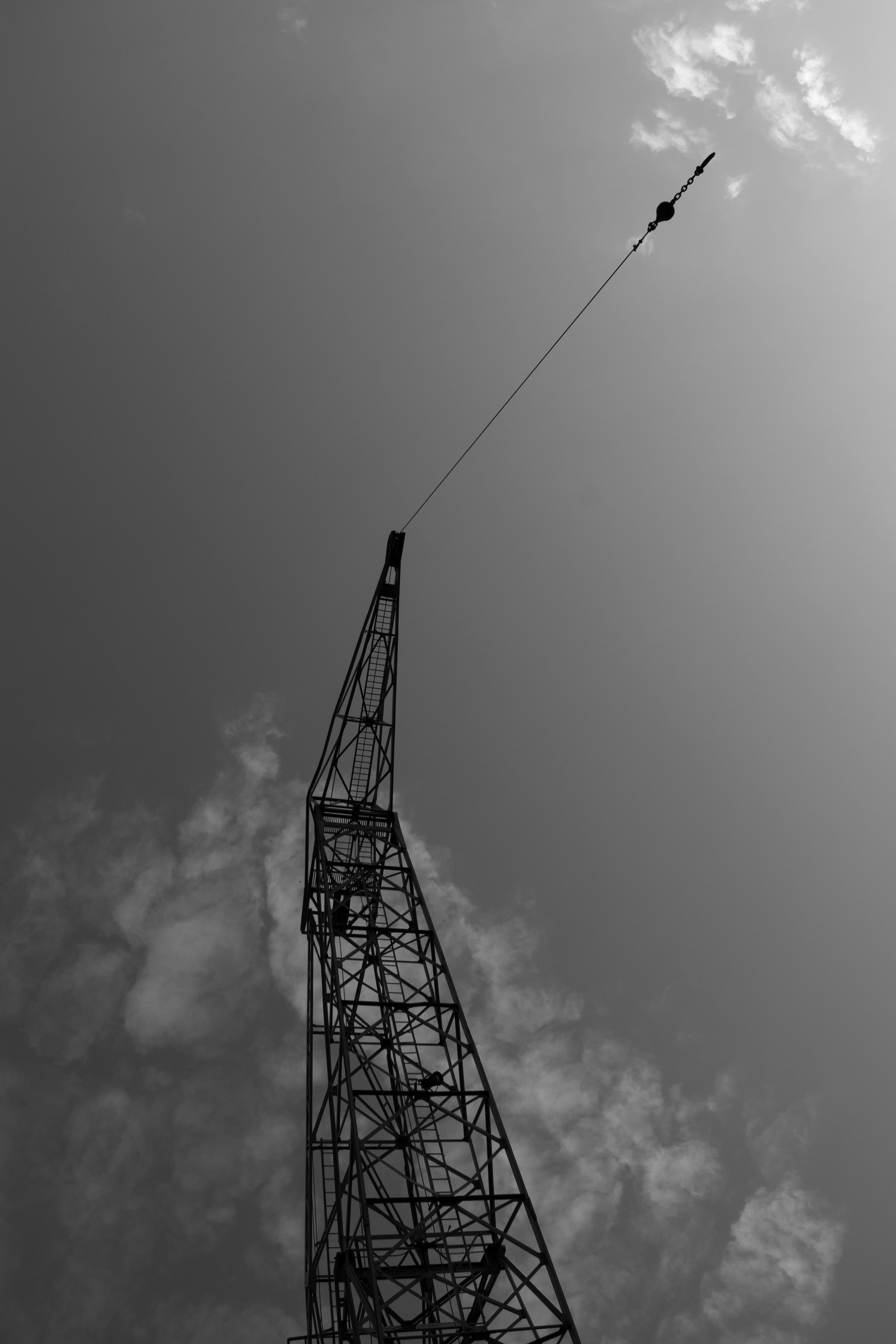 Dramatic Black and White Bungee Jumping Tower · Free Stock Photo