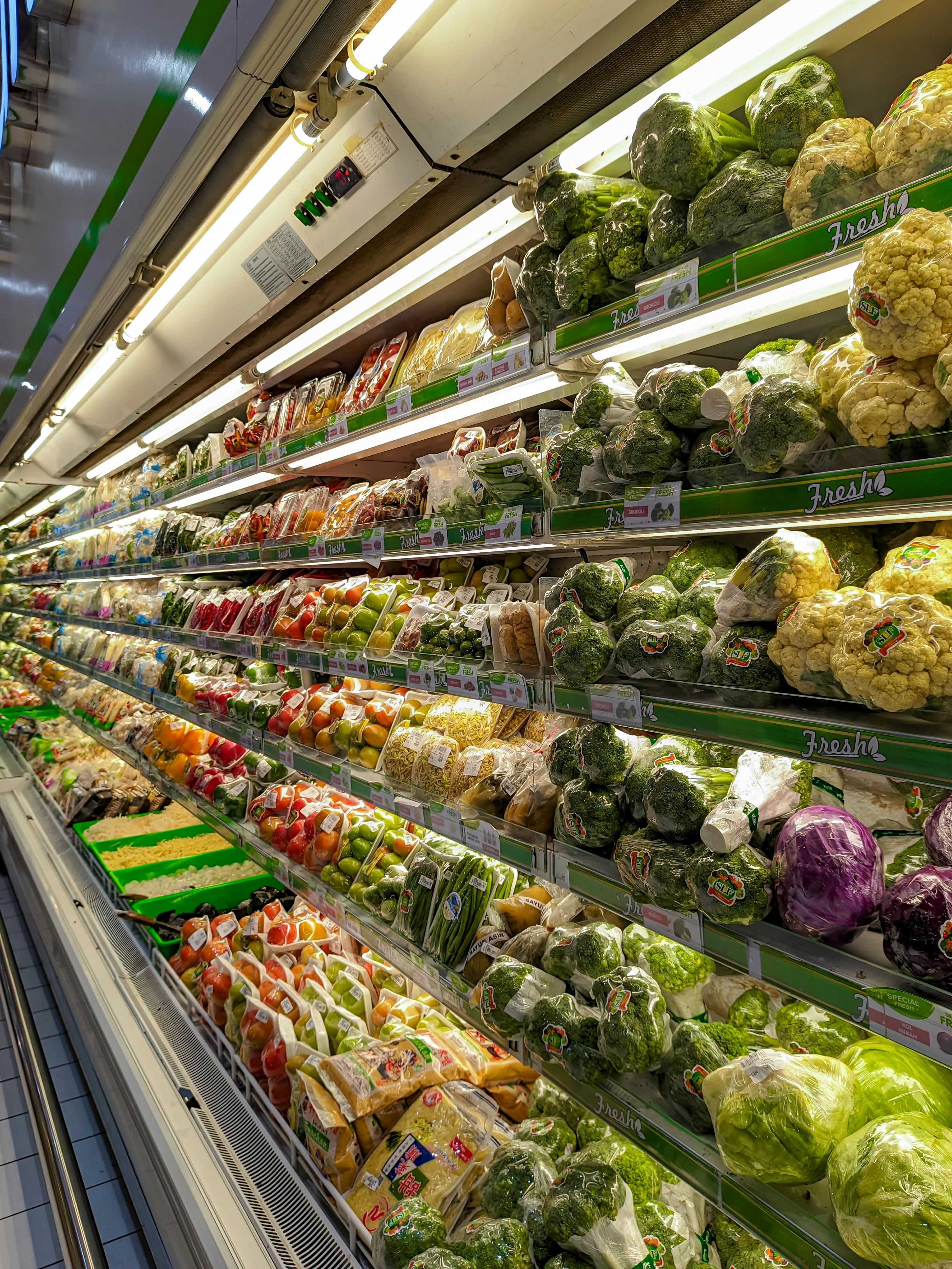 Colorful Fresh Produce Display at Grocery Store · Free Stock Photo