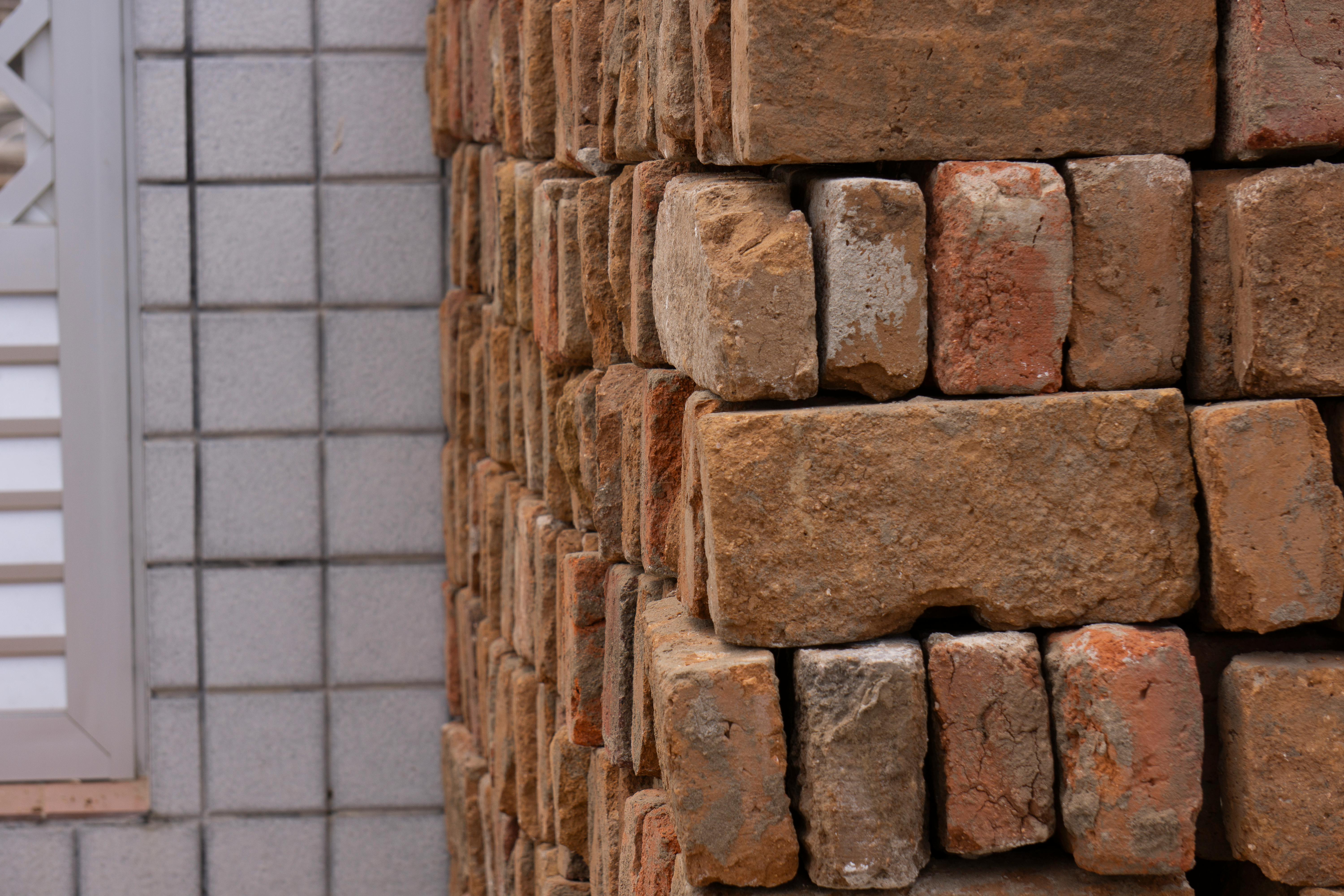 Primer Plano De Una Pared De Ladrillos A La Vista En La Arquitectura ...
