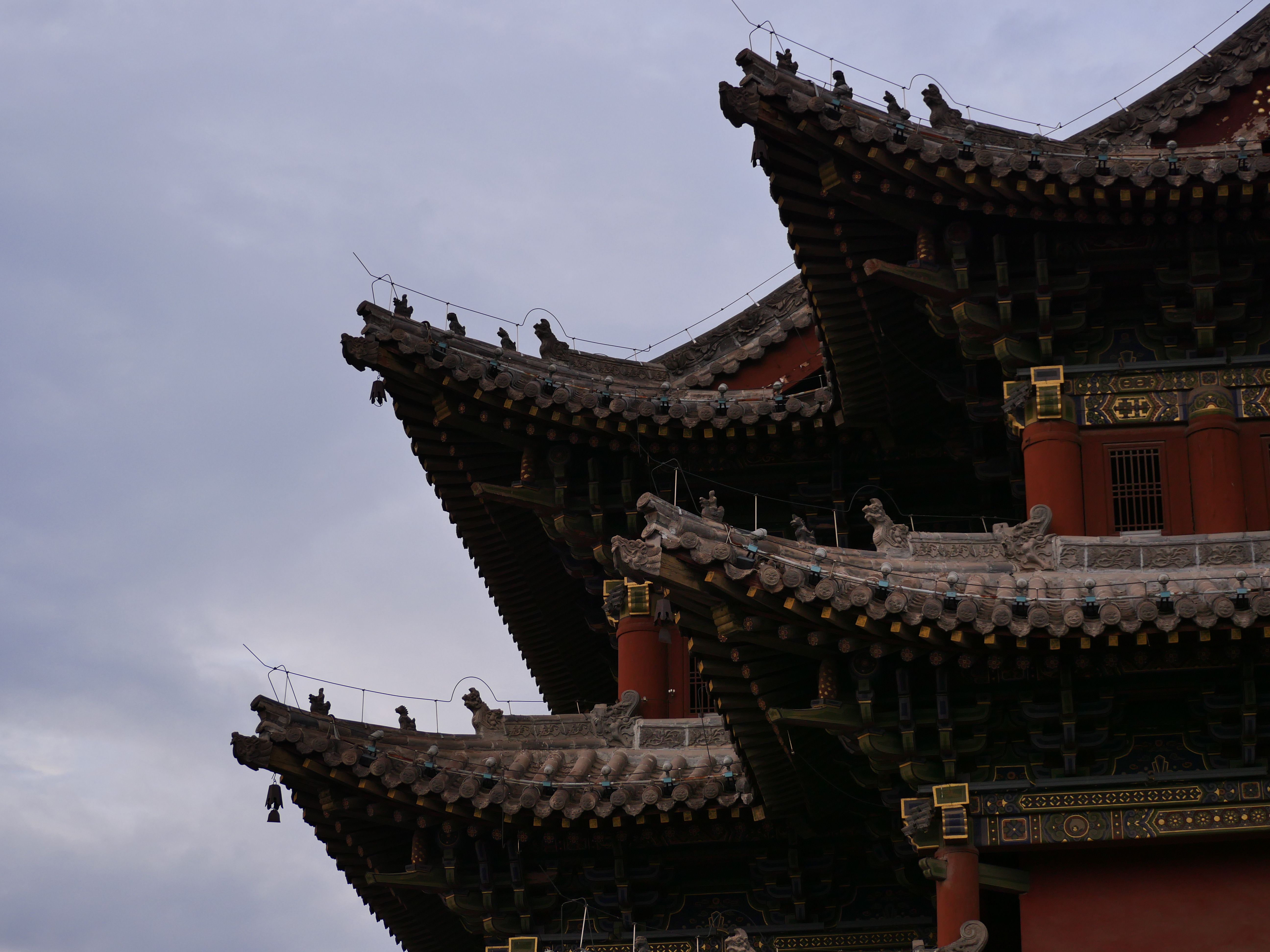 Ornate Roof of Traditional Asian Architecture · Free Stock Photo