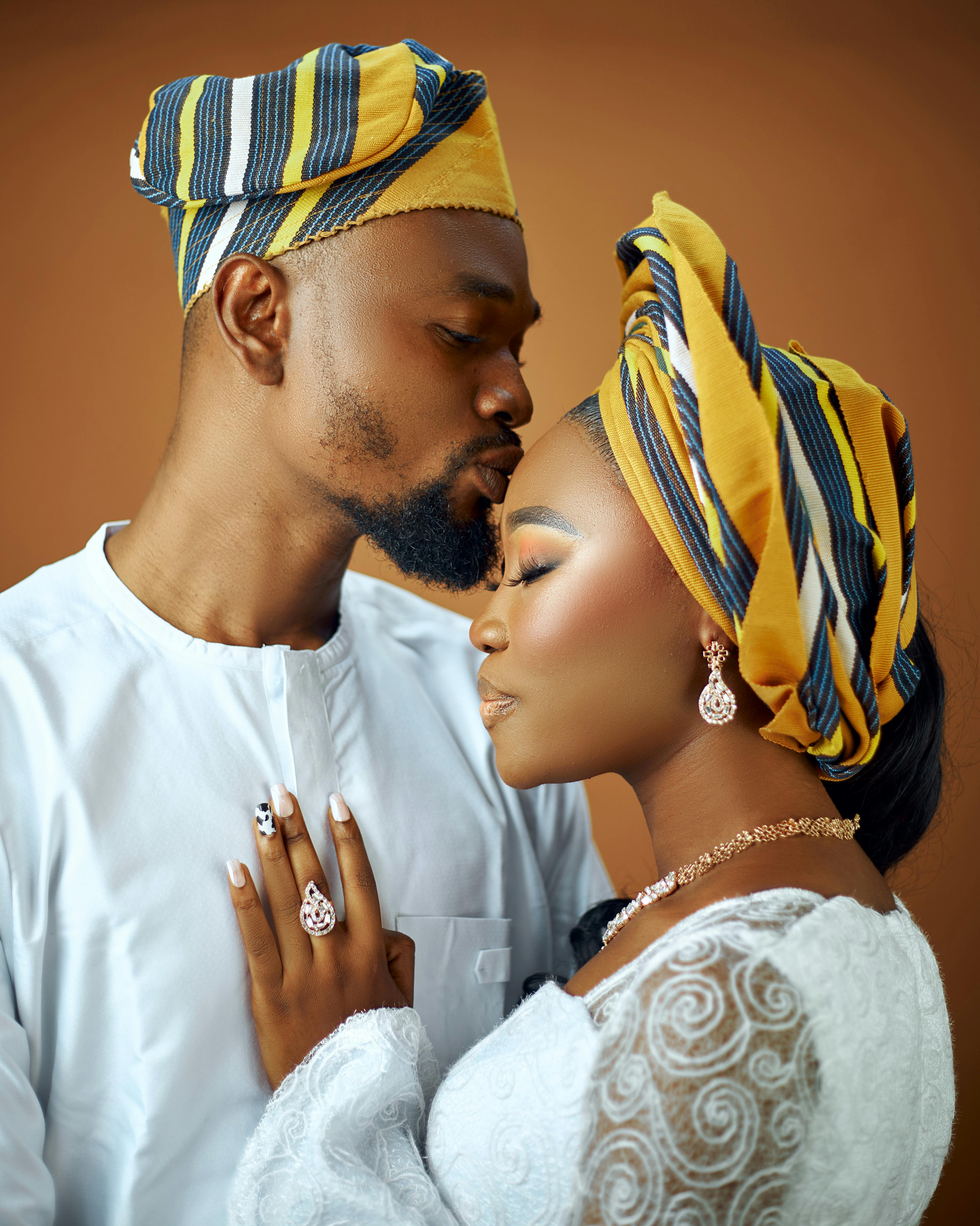 Romantic Couple in Traditional African Attire · Free Stock Photo