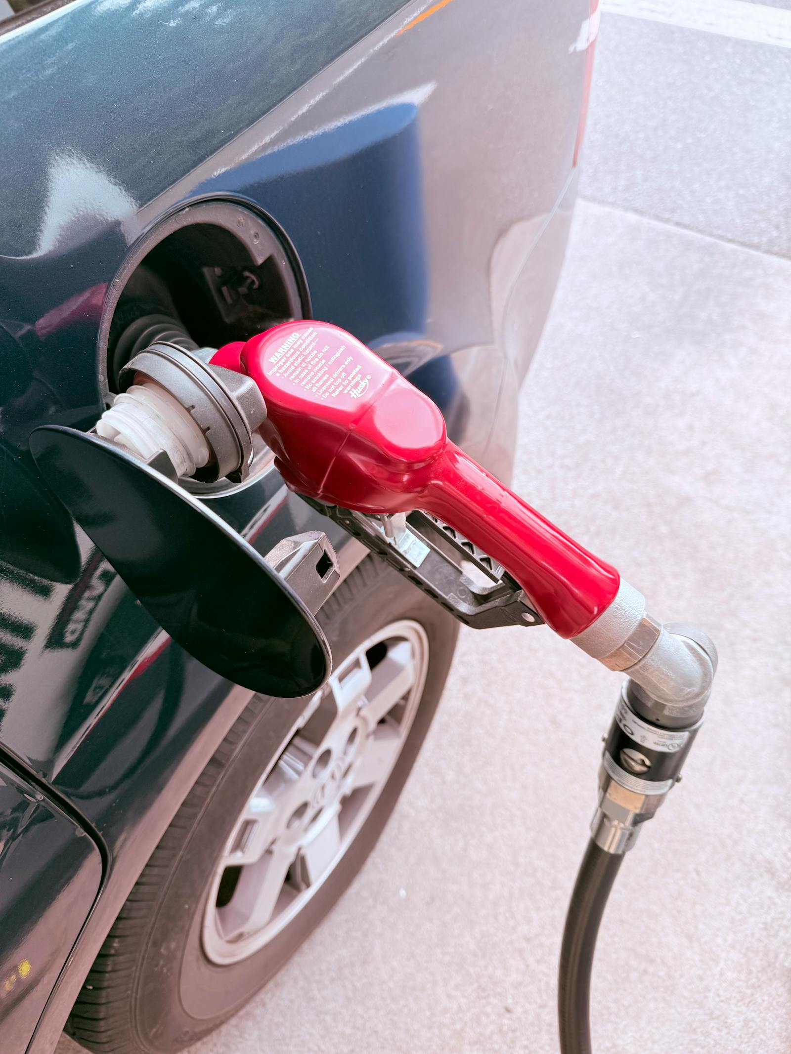 Image Of A Fuel Pump Refueling A Car: Photos, Download The BEST Free ...