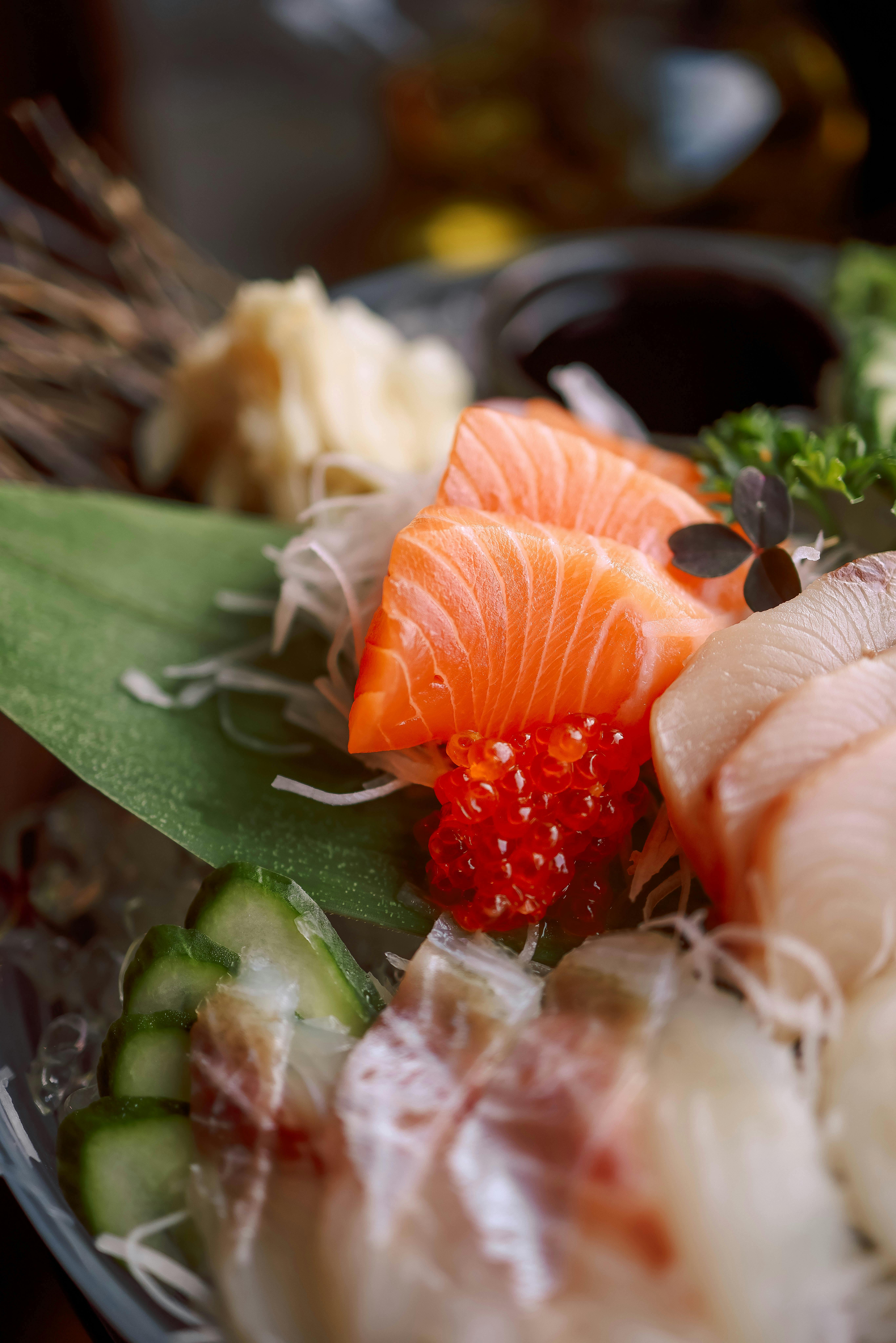 Close-up of Fresh Sashimi Platter on Leaf · Free Stock Photo