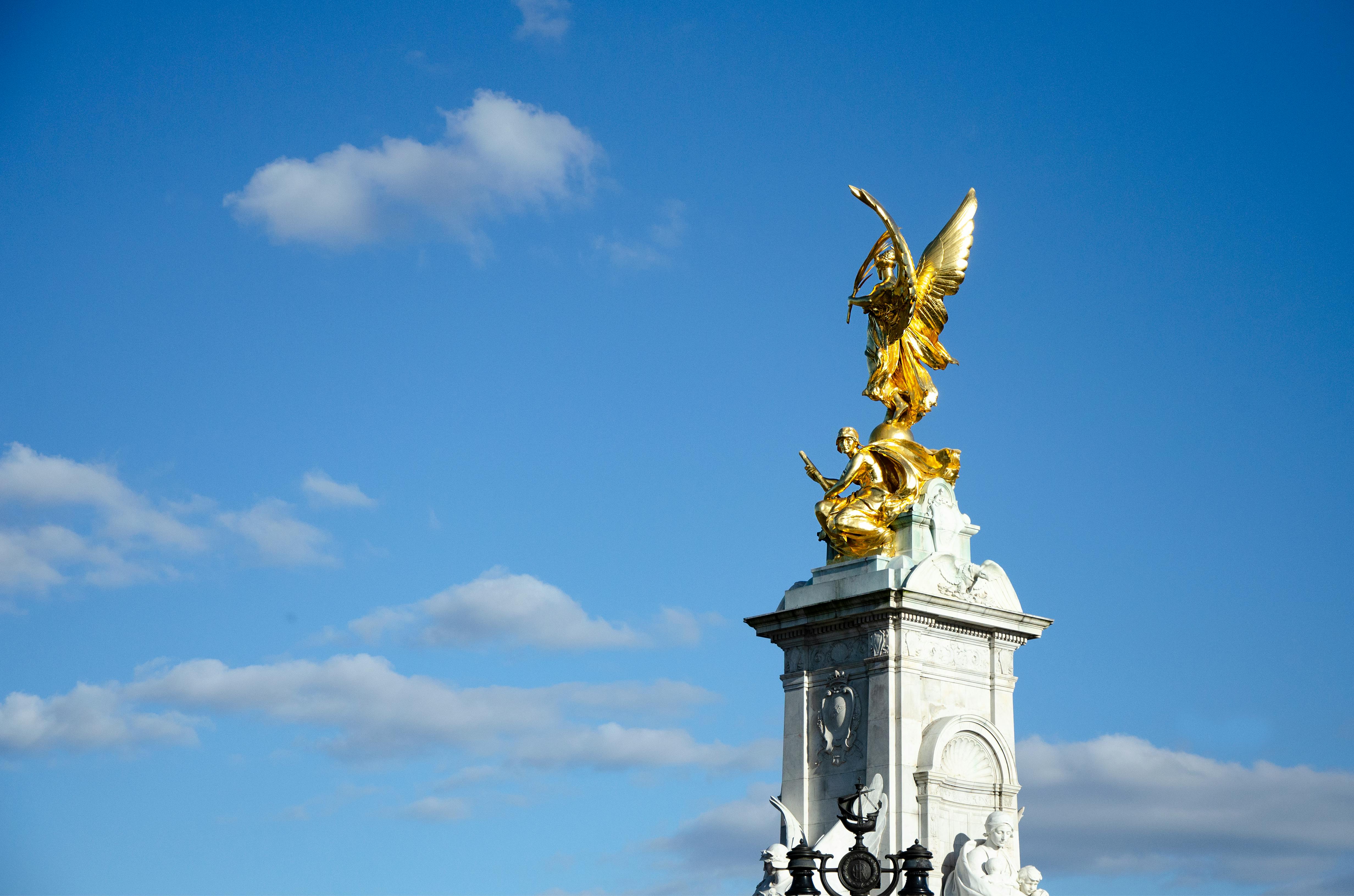 Victoria Memorial Statue in London Against Blue Sky · Free Stock Photo