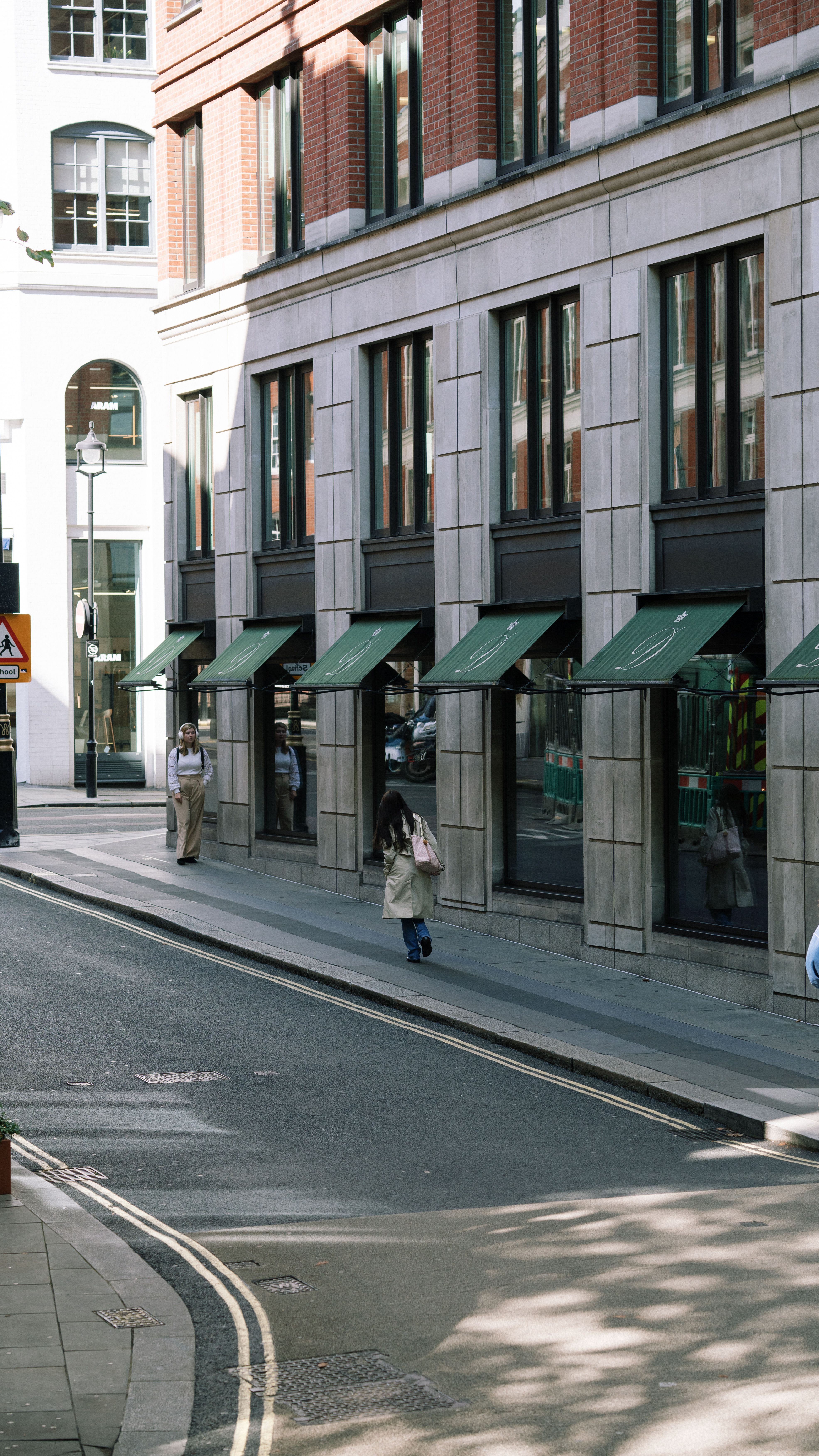 Elegant City Street with Modern Architecture · Free Stock Photo