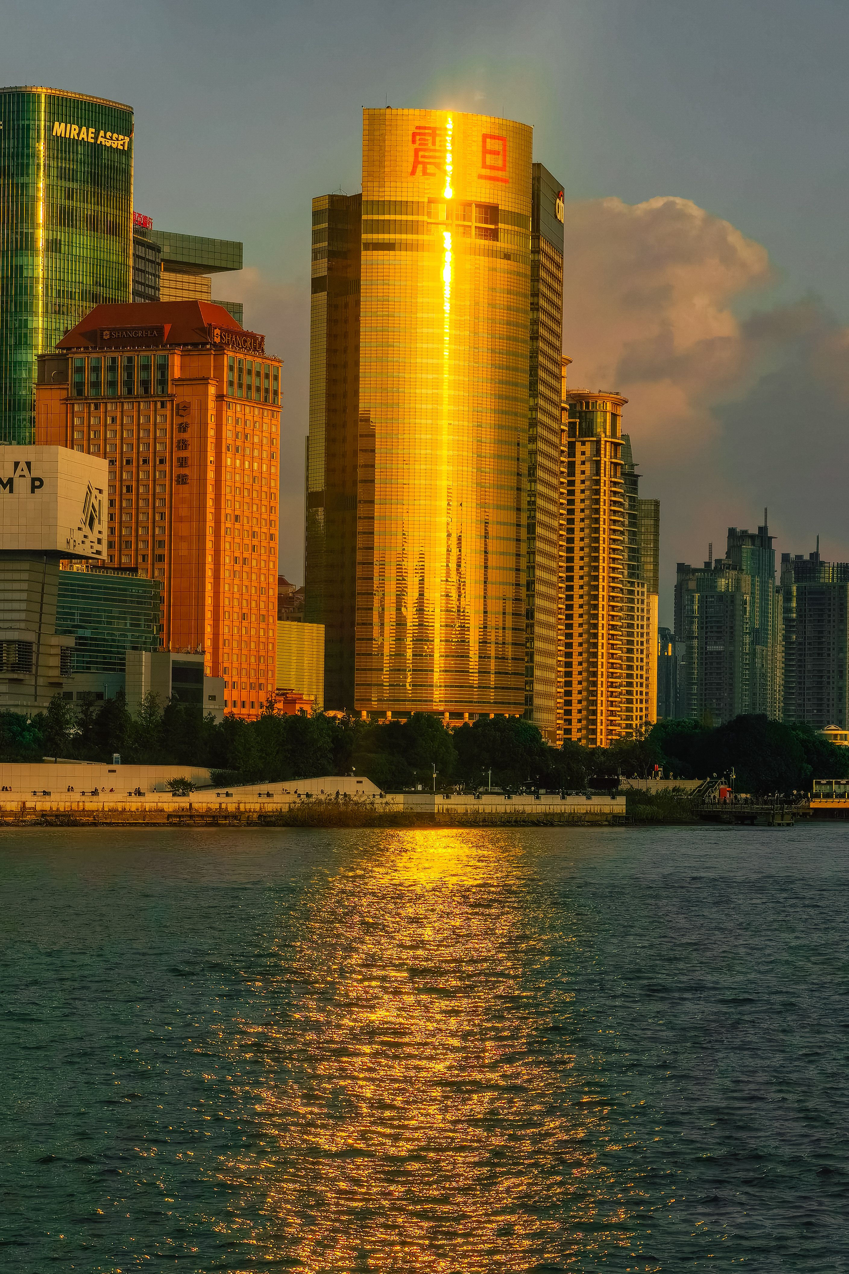 Sunset Reflection on Shanghai Skyline Towers · Free Stock Photo