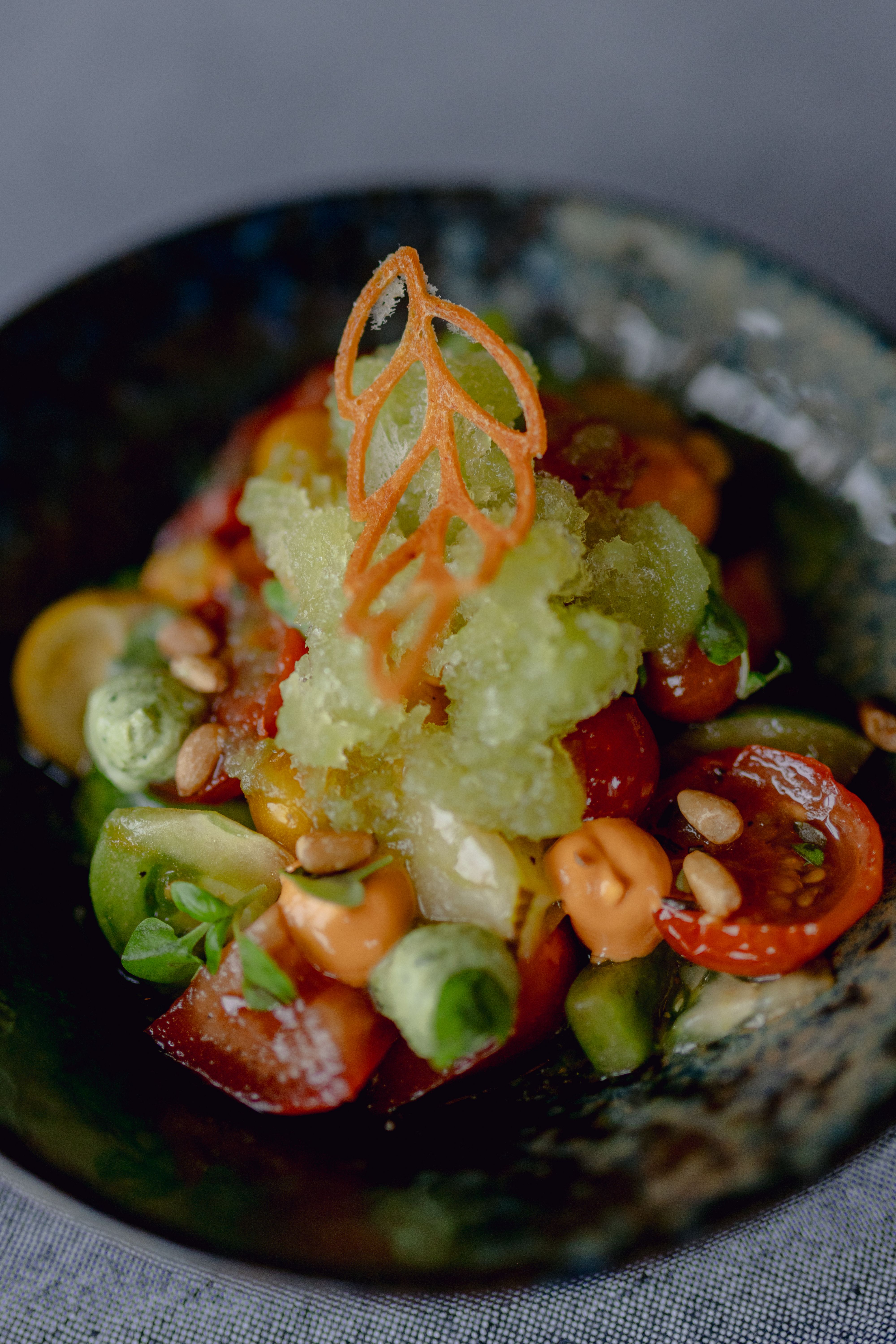 Ensalada De Verduras Gourmet Con Guarnición única · Foto de stock gratuita