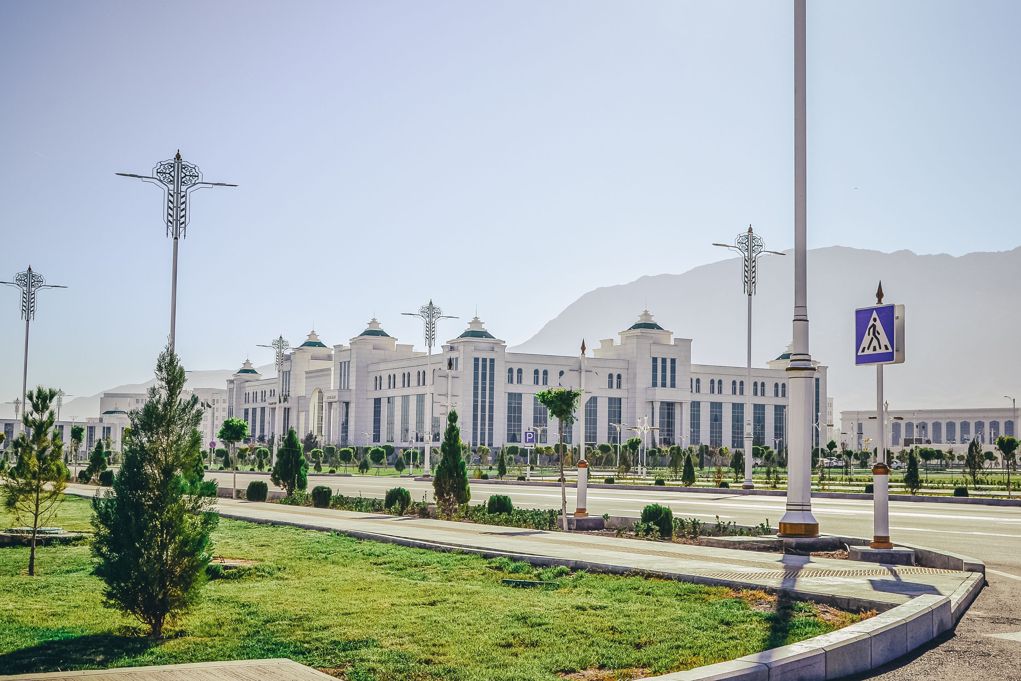 Modern Government Building in Ashgabat, Turkmenistan · Free Stock Photo