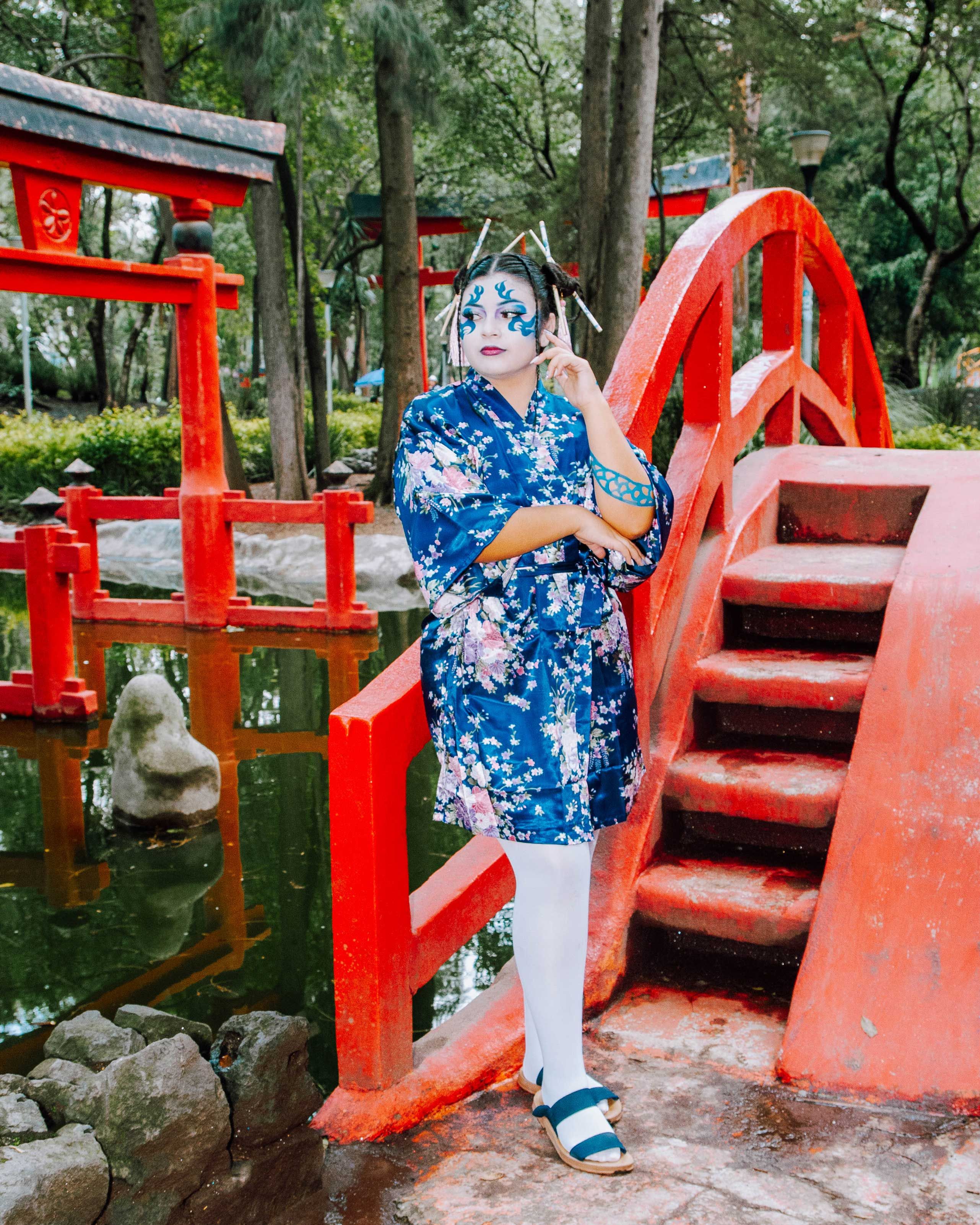 Kimono Tradisional Jepang Di Jembatan Merah · Foto Stok Gratis