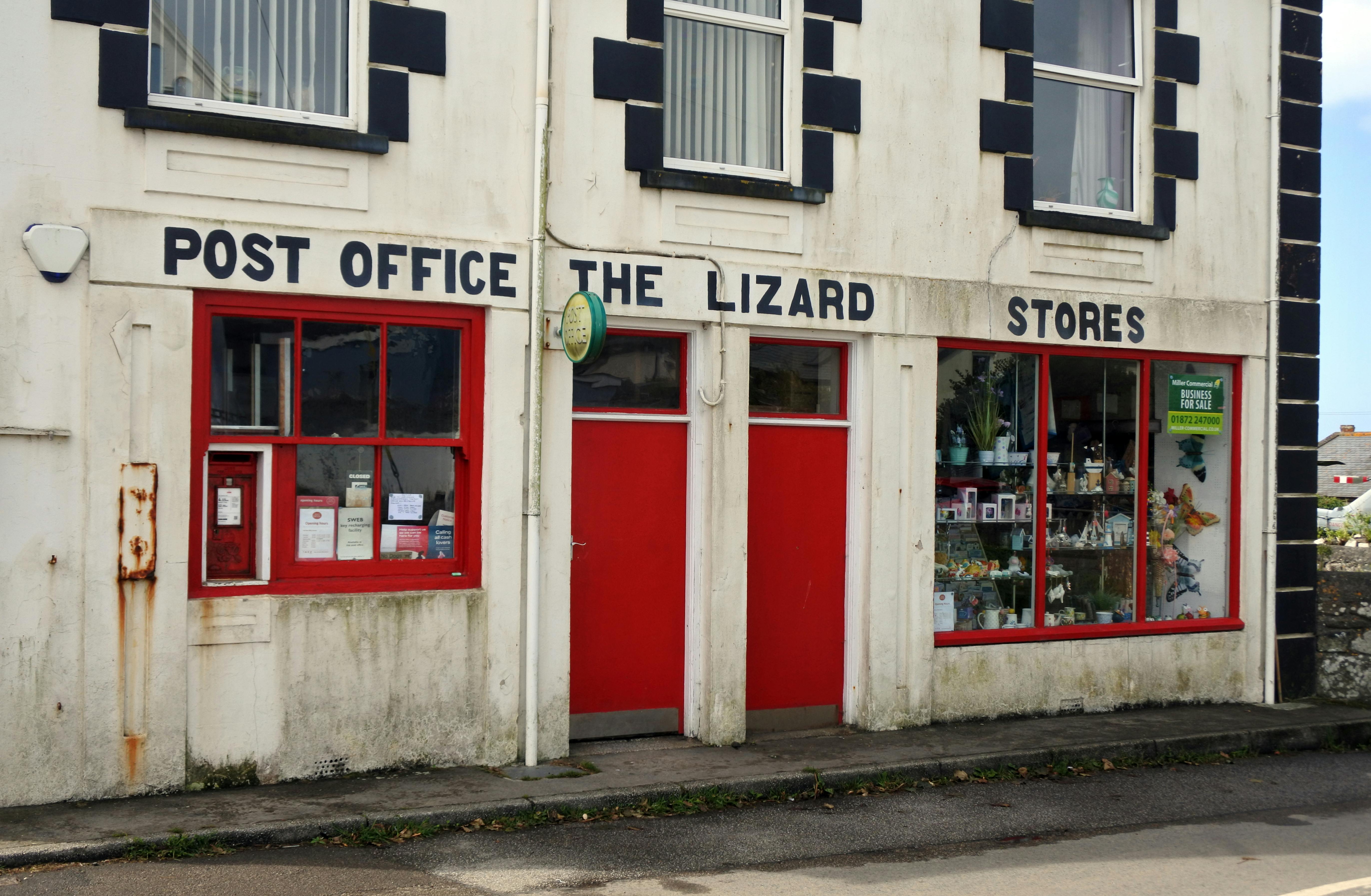Charming Lizard Village Post Office Storefront · Free Stock Photo