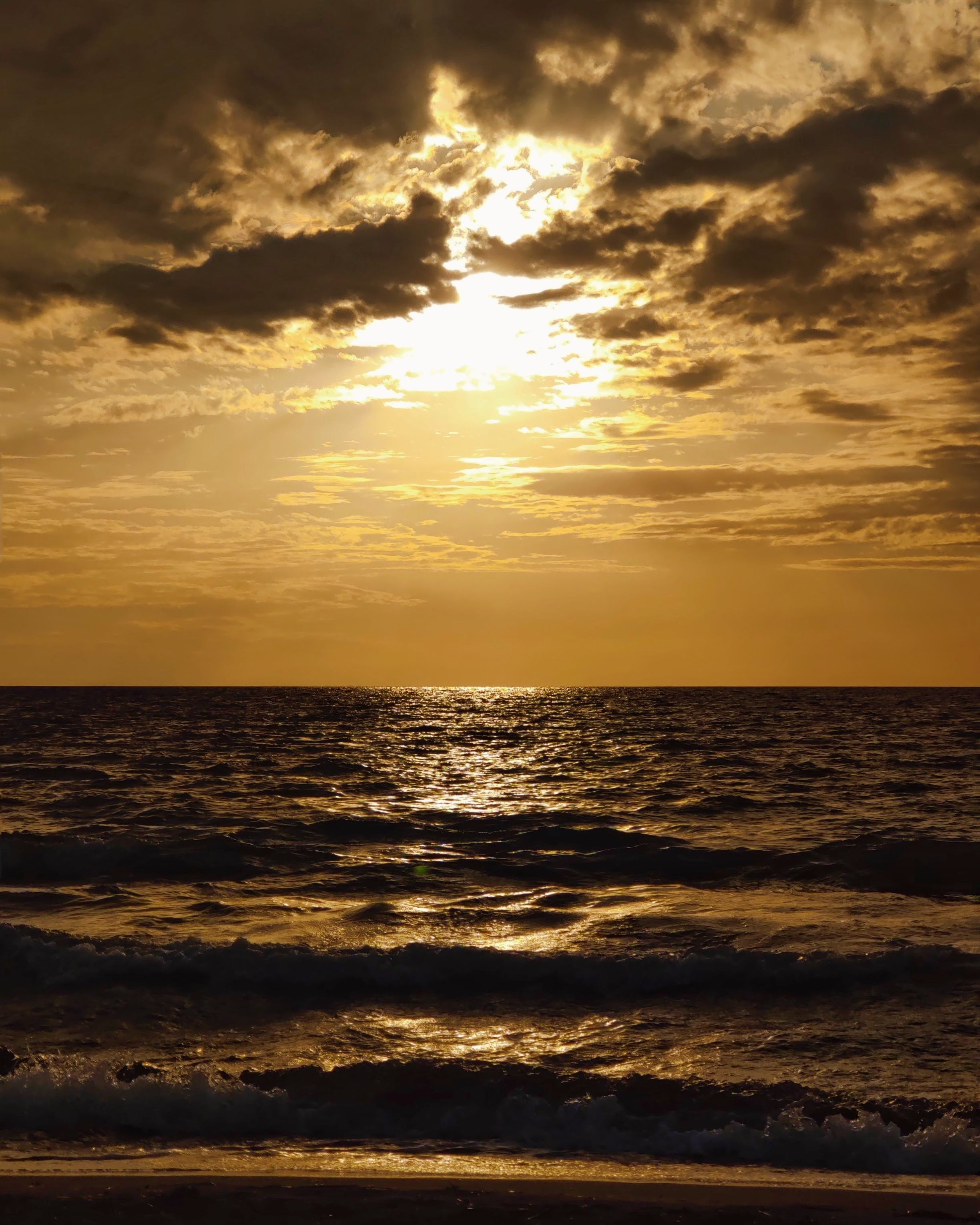 Beautiful Golden Seascape at Sunset · Free Stock Photo