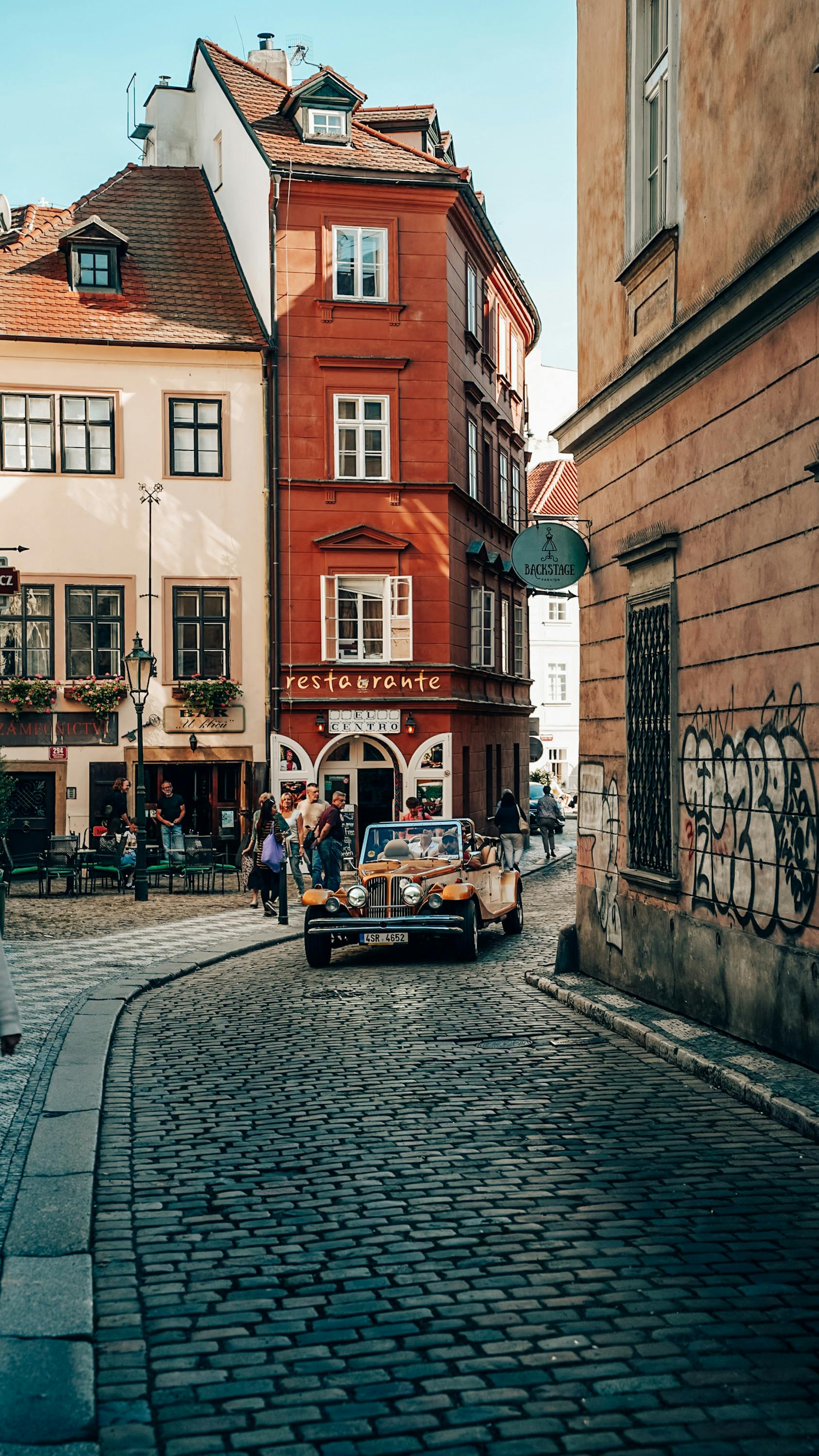 Charming European Cobblestone Street Scene · Free Stock Photo