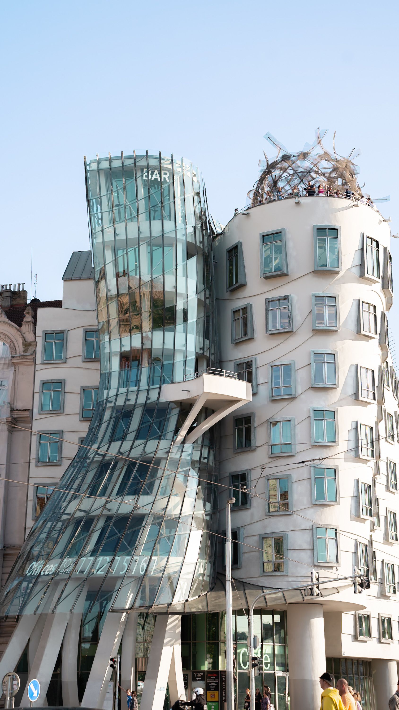 Iconic Dancing House in Prague's Modern Architecture · Free Stock Photo