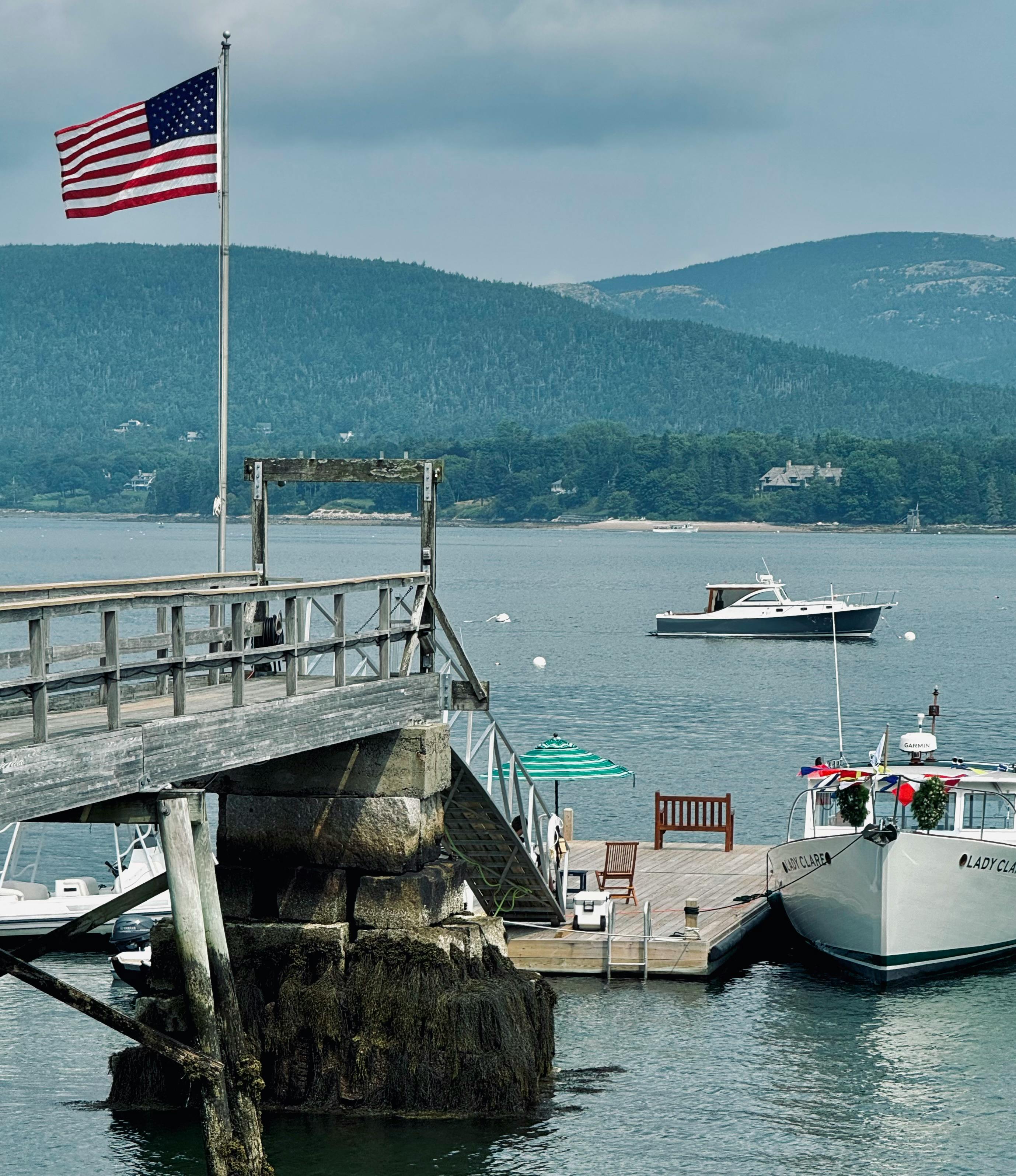 Scenic American Dockside View with Boats · Free Stock Photo