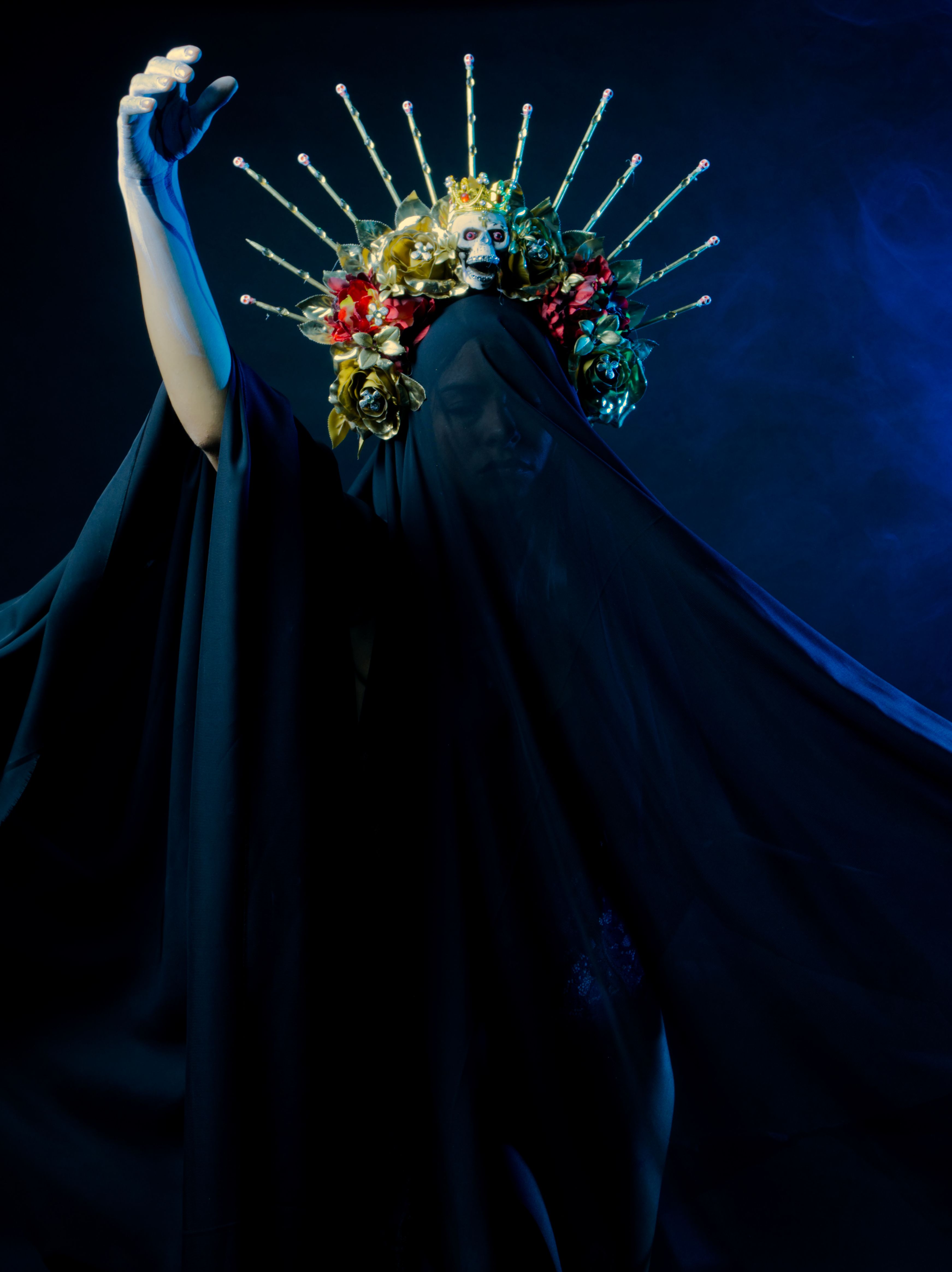 Mysterious Figure with Ornate Headpiece in Dramatic Lighting · Free ...