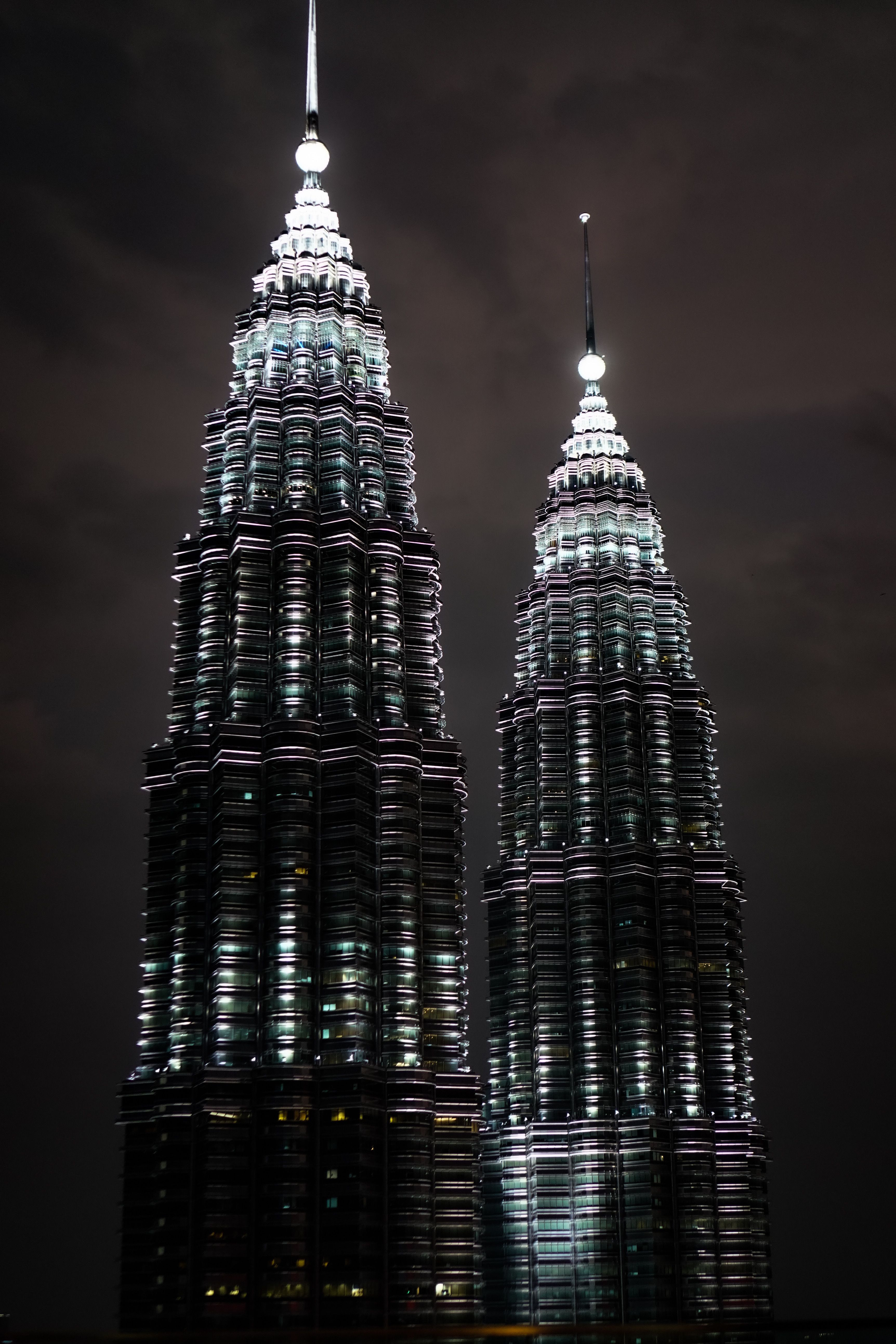 Petronas Twin Towers Night View in Kuala Lumpur · Free Stock Photo
