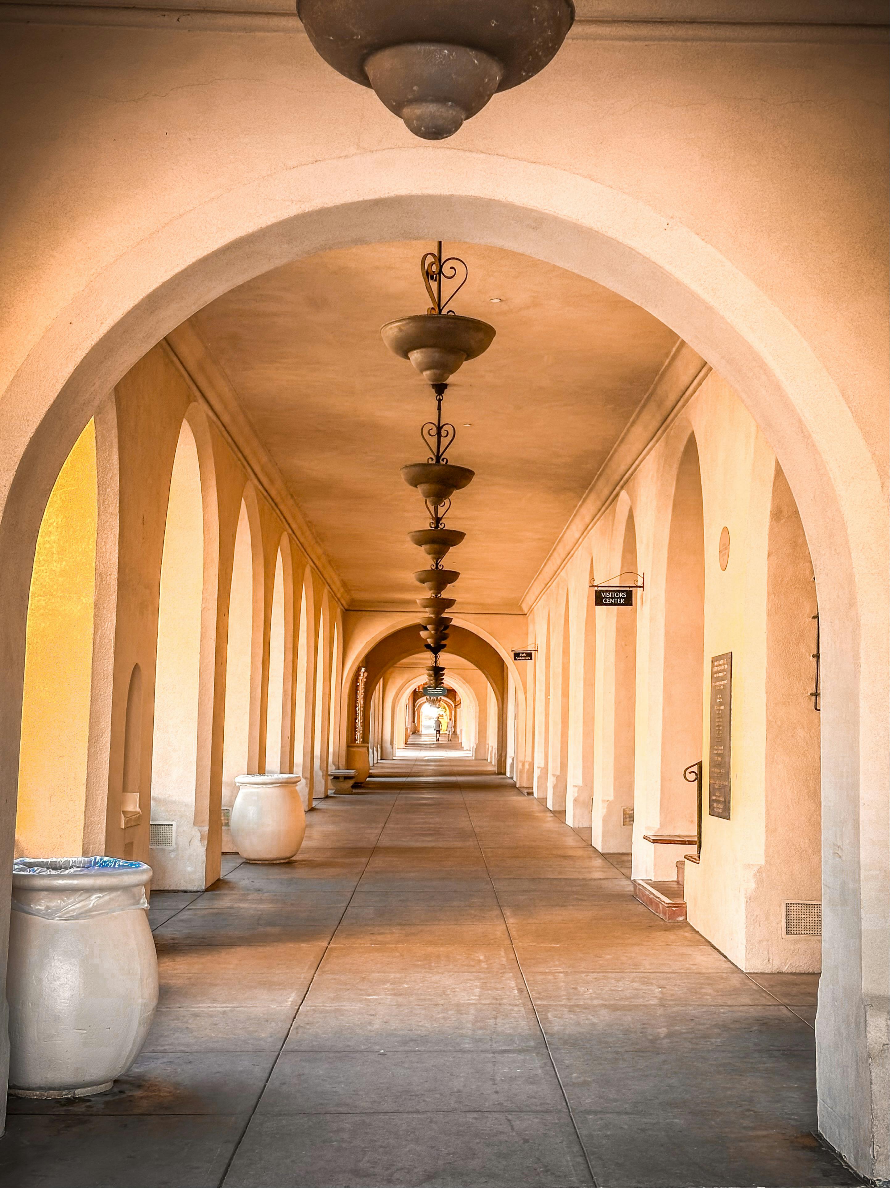 Elegant Mediterranean Style Archway Corridor · Free Stock Photo