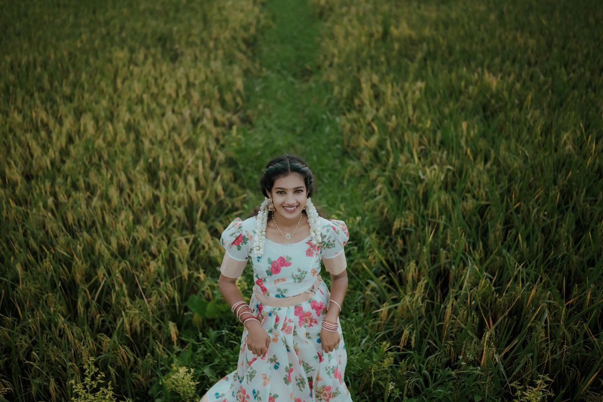 Girl Field Photos, Download The BEST Free Girl Field Stock Photos & HD ...