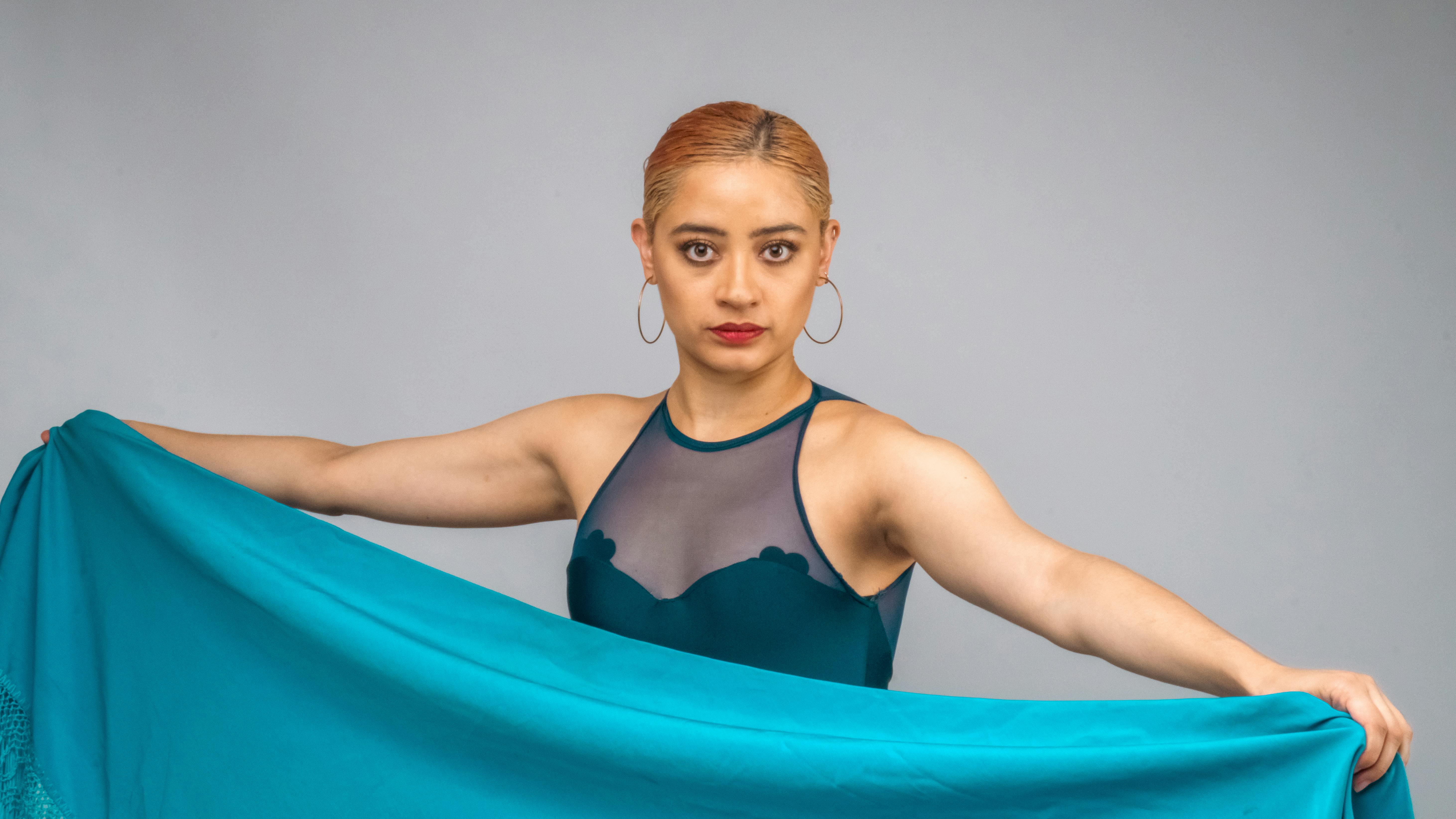 Elegant Contemporary Dancer in Teal Attire · Free Stock Photo