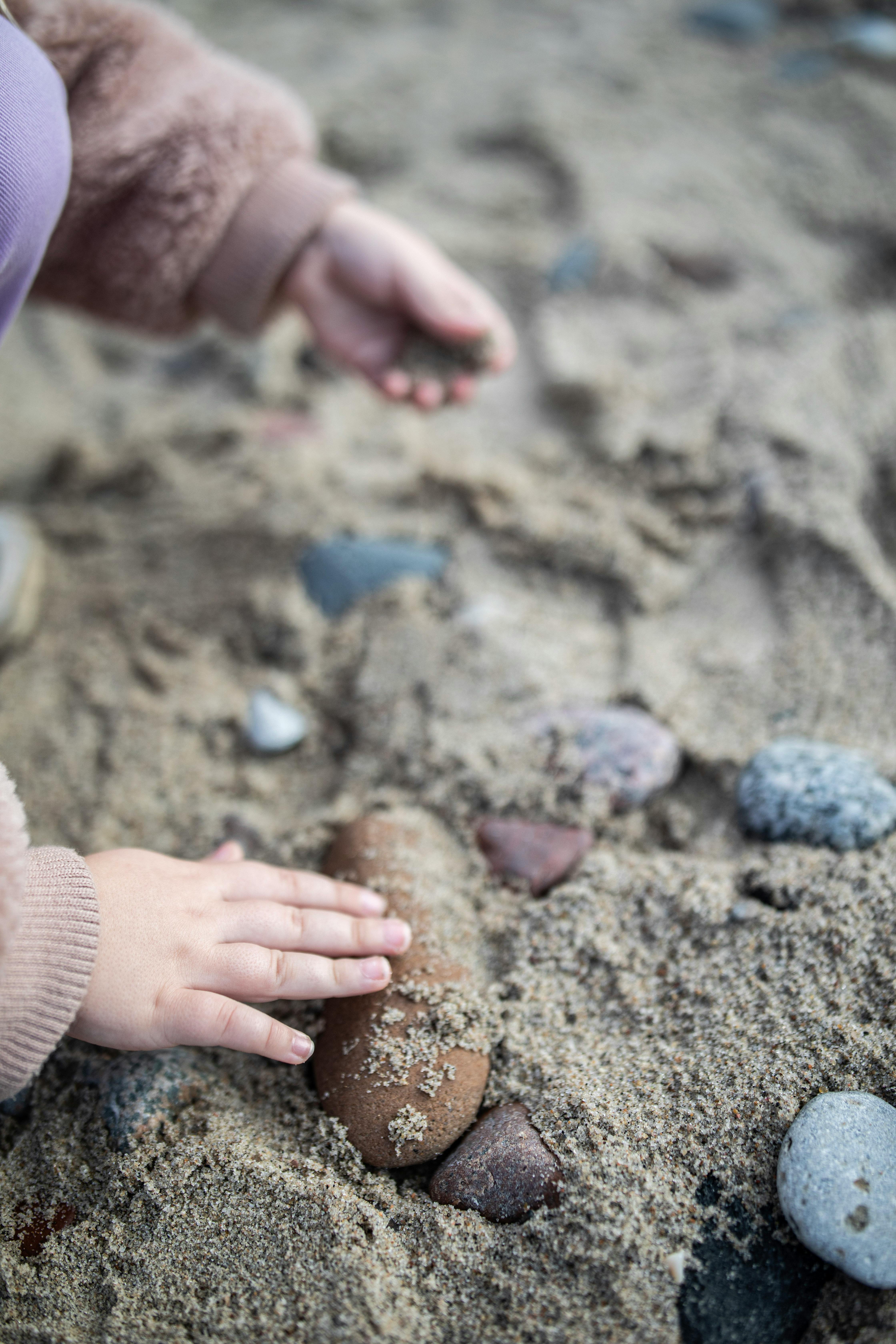 Sand Slipping Through Hands Photos, Download The BEST Free Sand ...