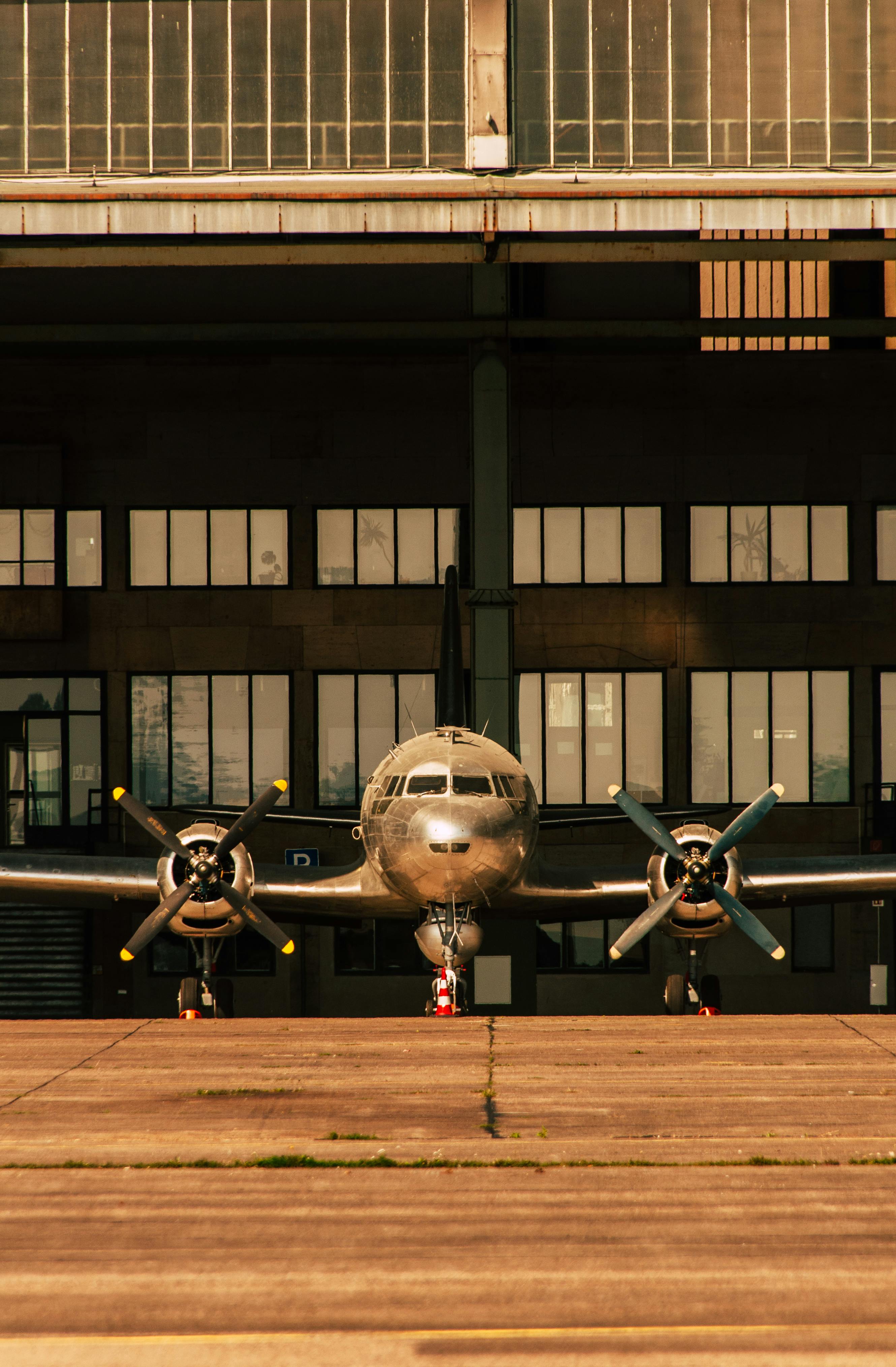 Gray Airplane · Free Stock Photo