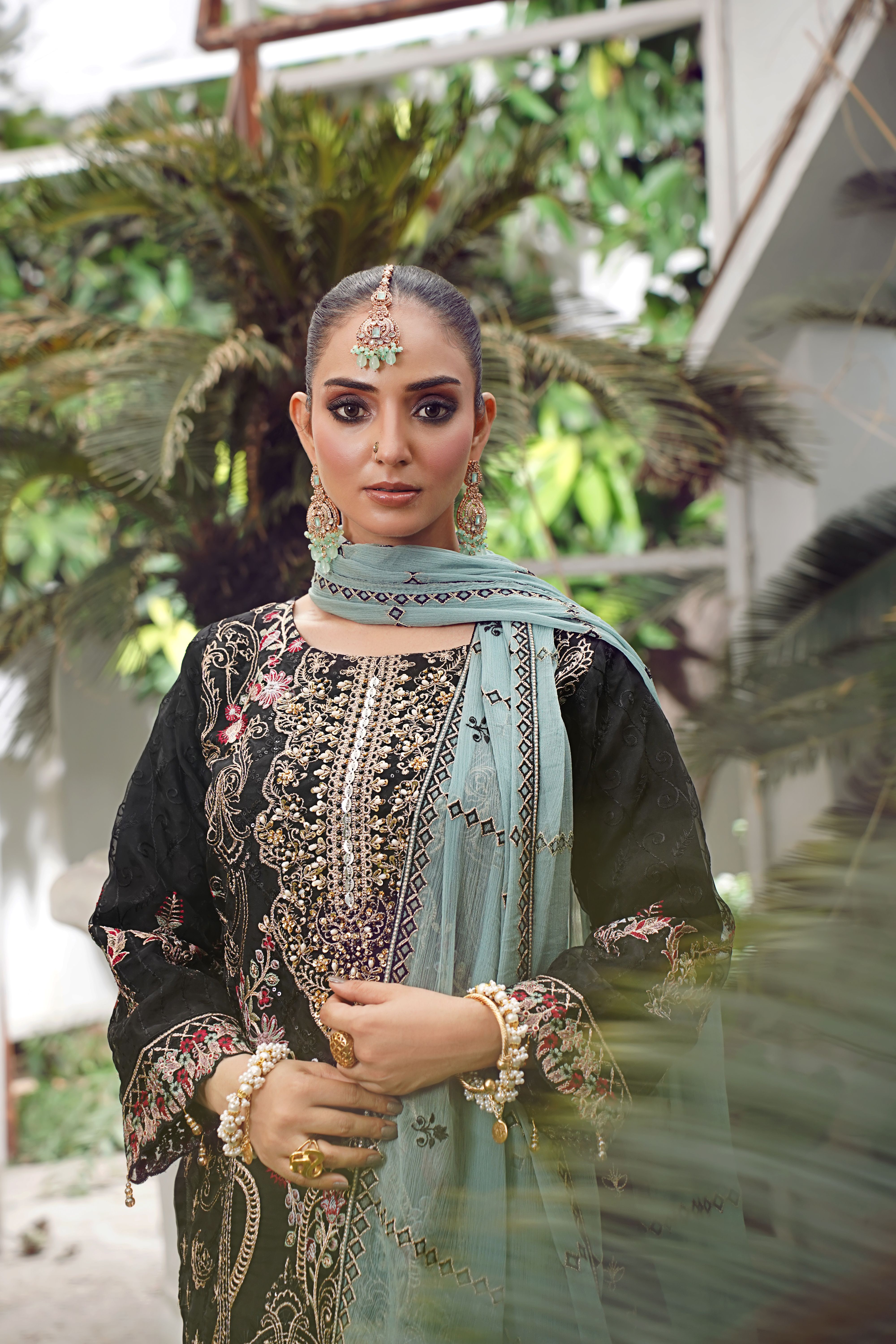Elegant Pakistani Fashion Portrait in Lahore · Free Stock Photo