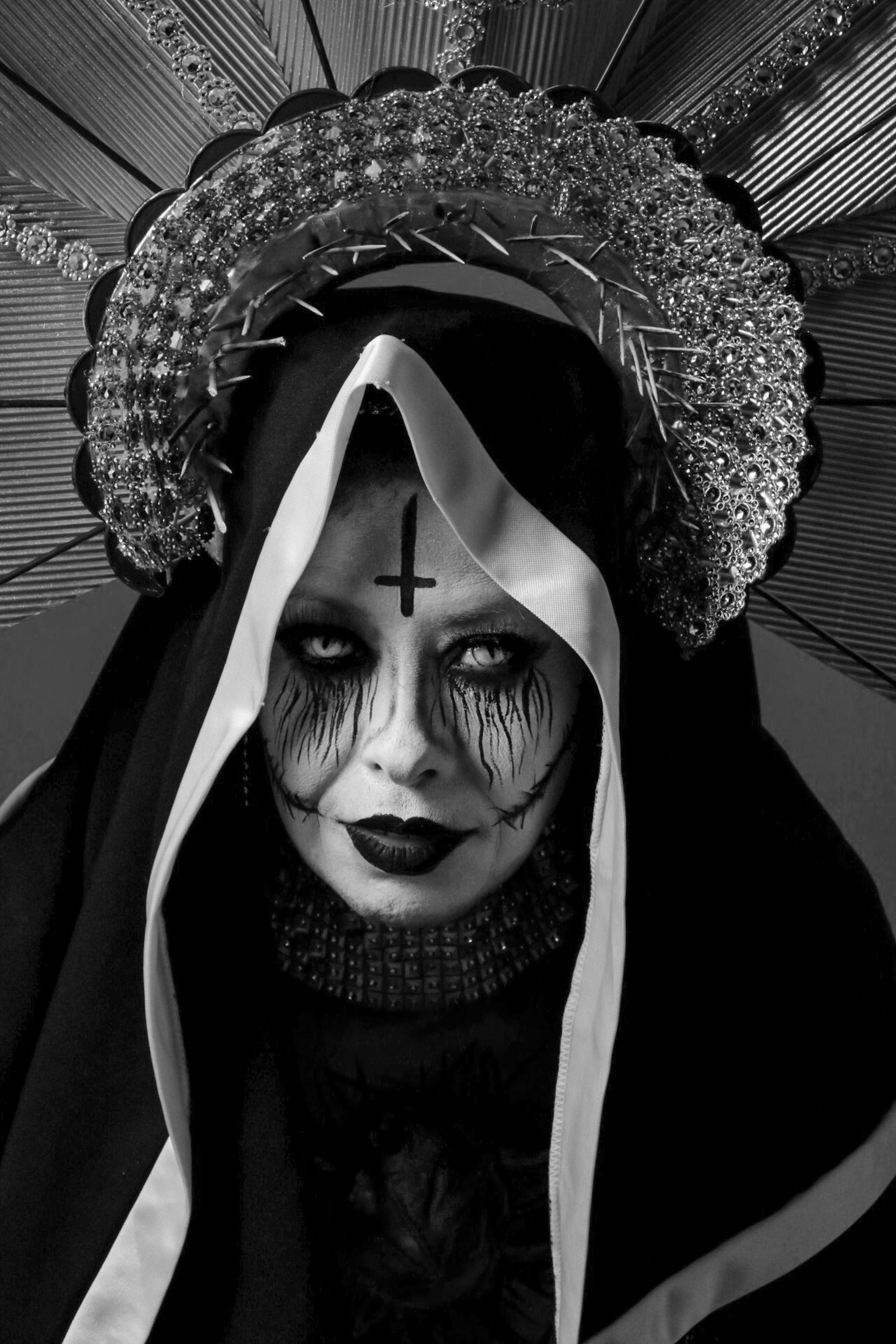 Dramatic Gothic Portrait with Halo Headdress · Free Stock Photo