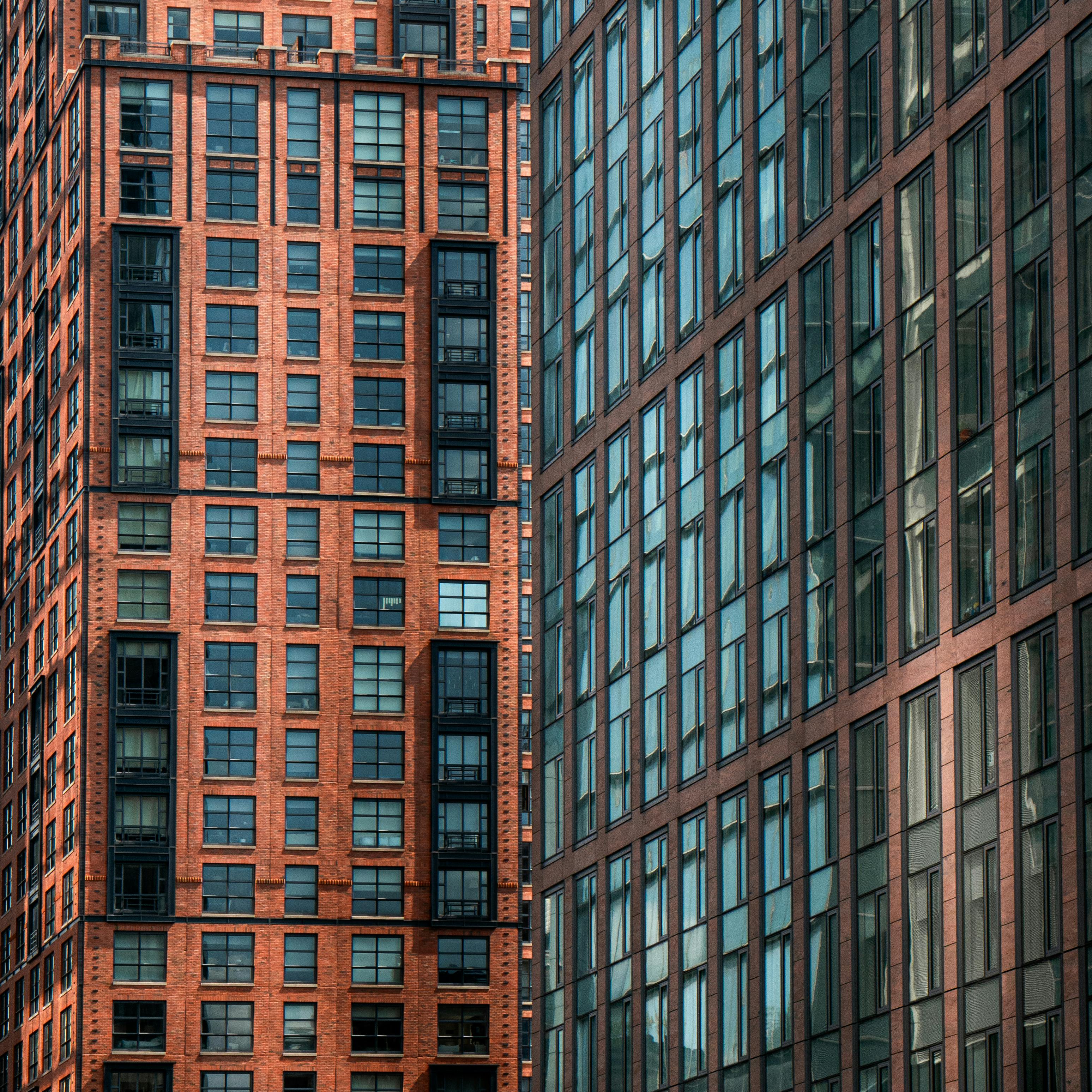 Modern Urban Architecture with Glass Facades · Free Stock Photo