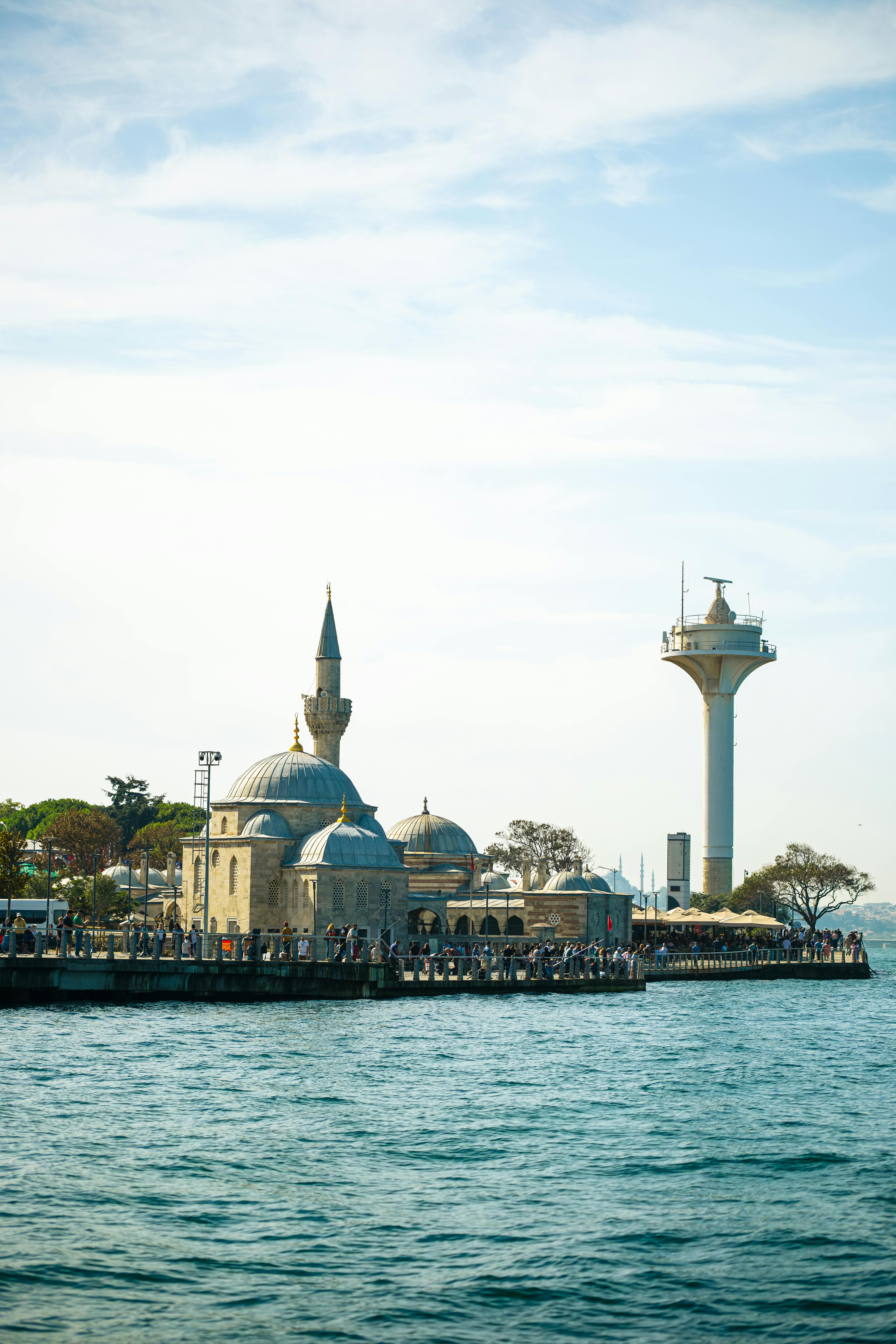 Beautiful View of Istanbul Waterfront Mosque · Free Stock Photo