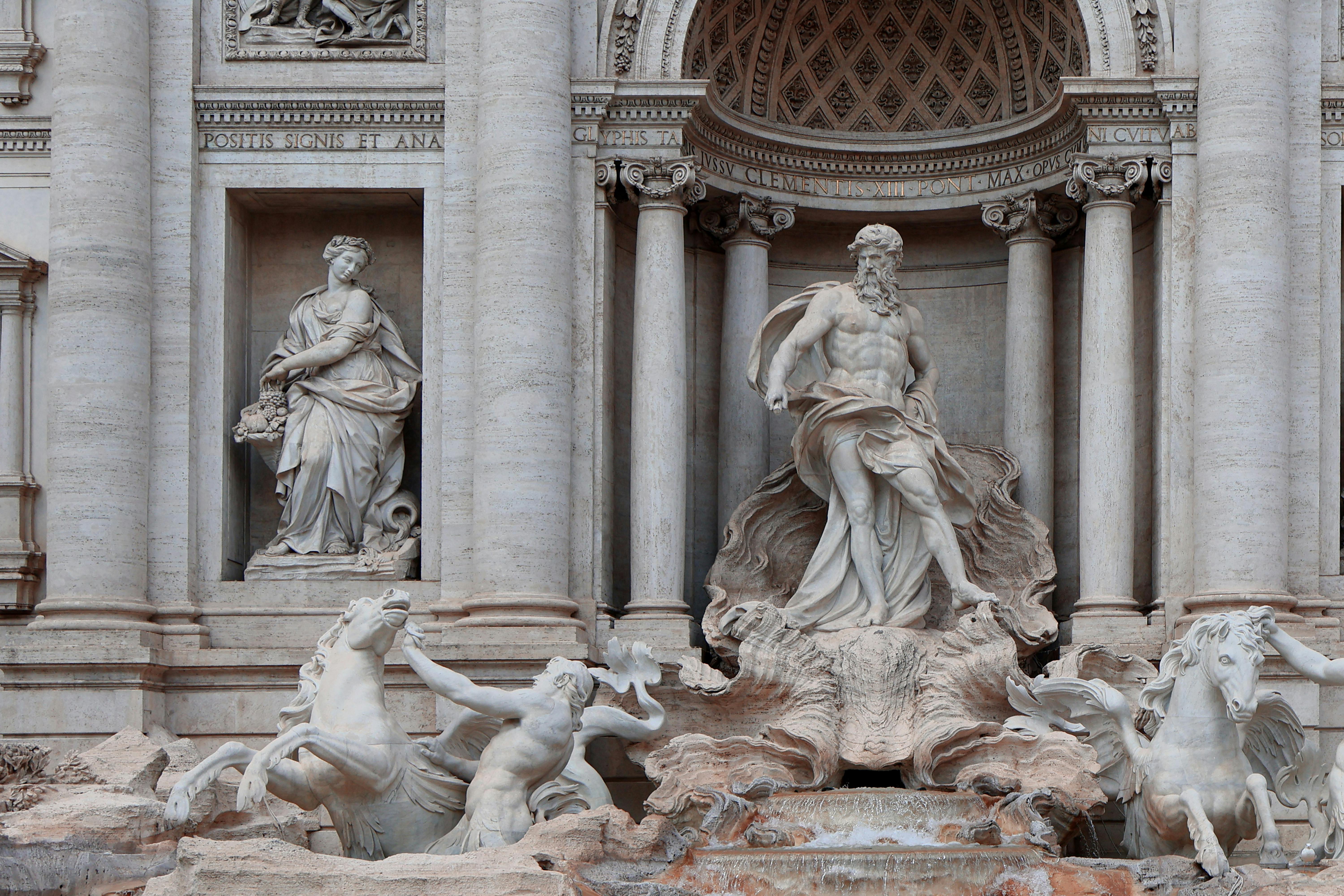 Trevi Fountain in Rome: Iconic Baroque Architecture · Free Stock Photo