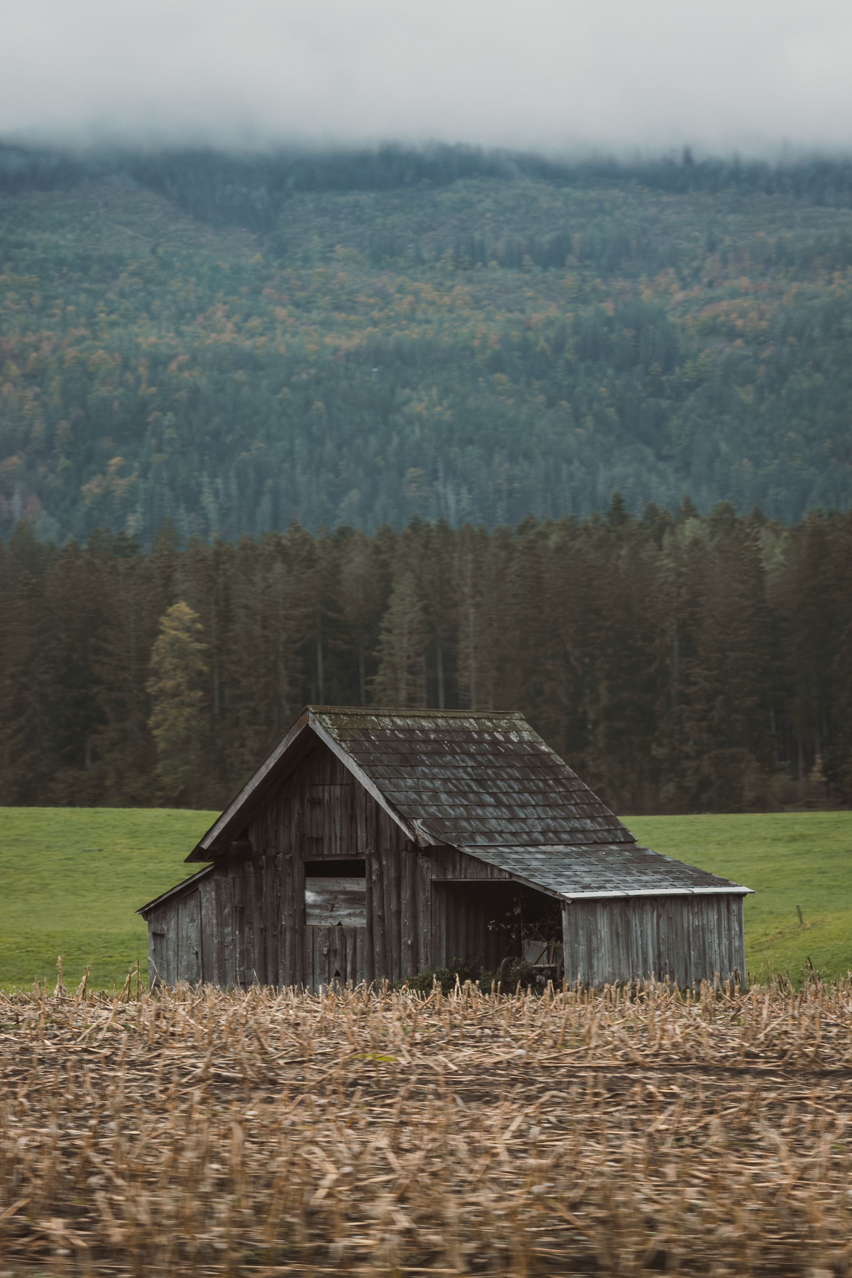 Rustic Barn in Autumn at Bad Aussee, Austria · Free Stock Photo