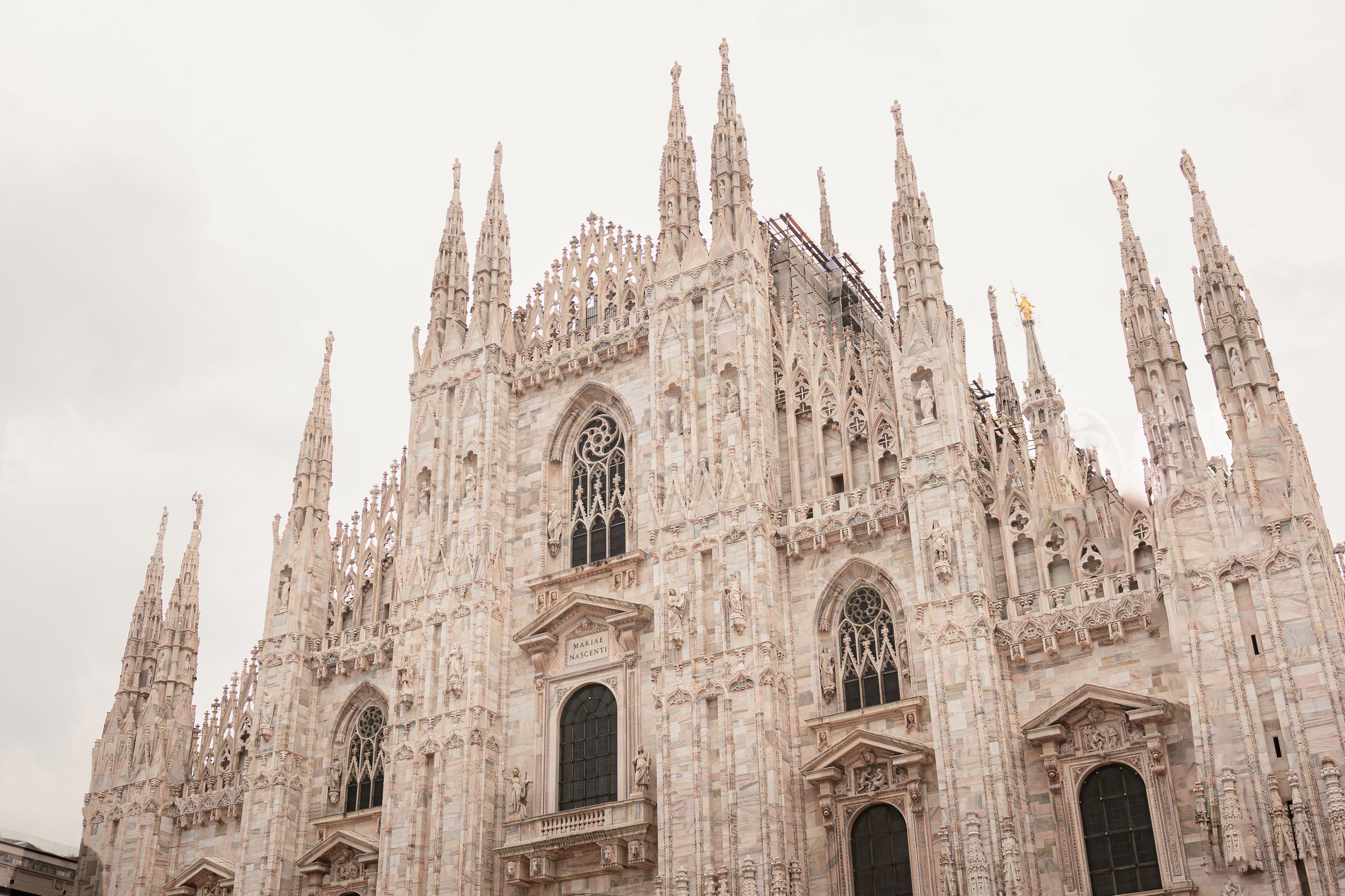 L'étonnante Architecture Gothique De La Cathédrale De Milan · Photo ...