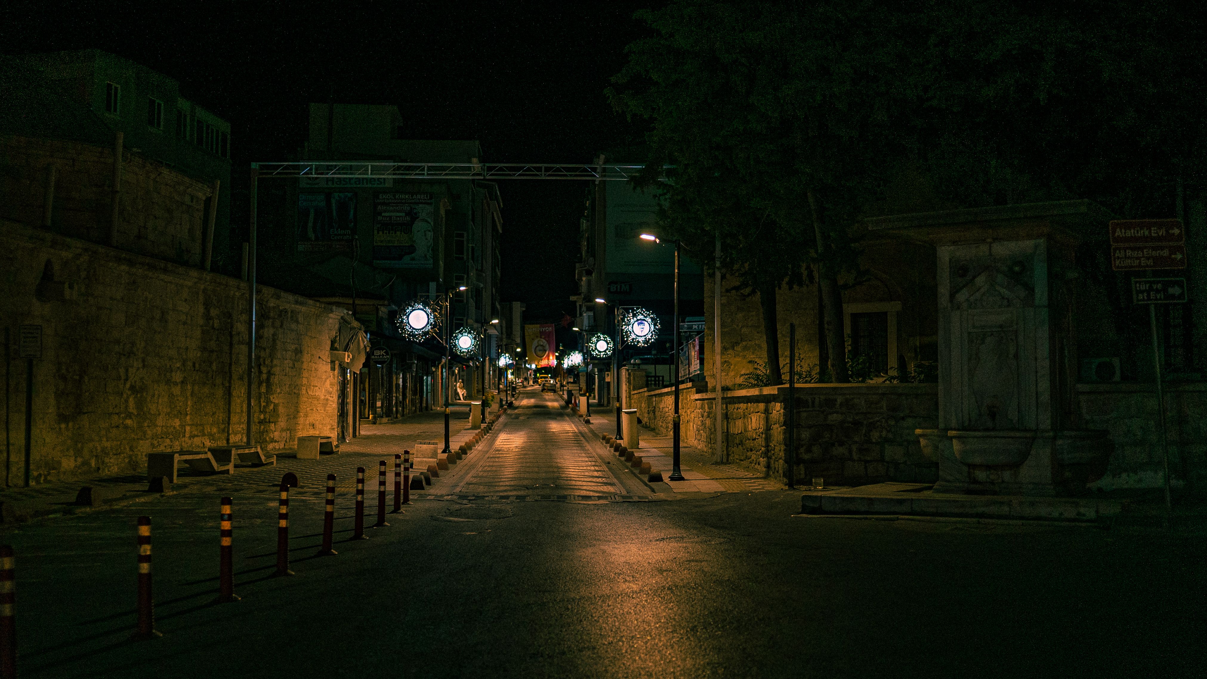Quiet Urban Street at Night with Lights · Free Stock Photo