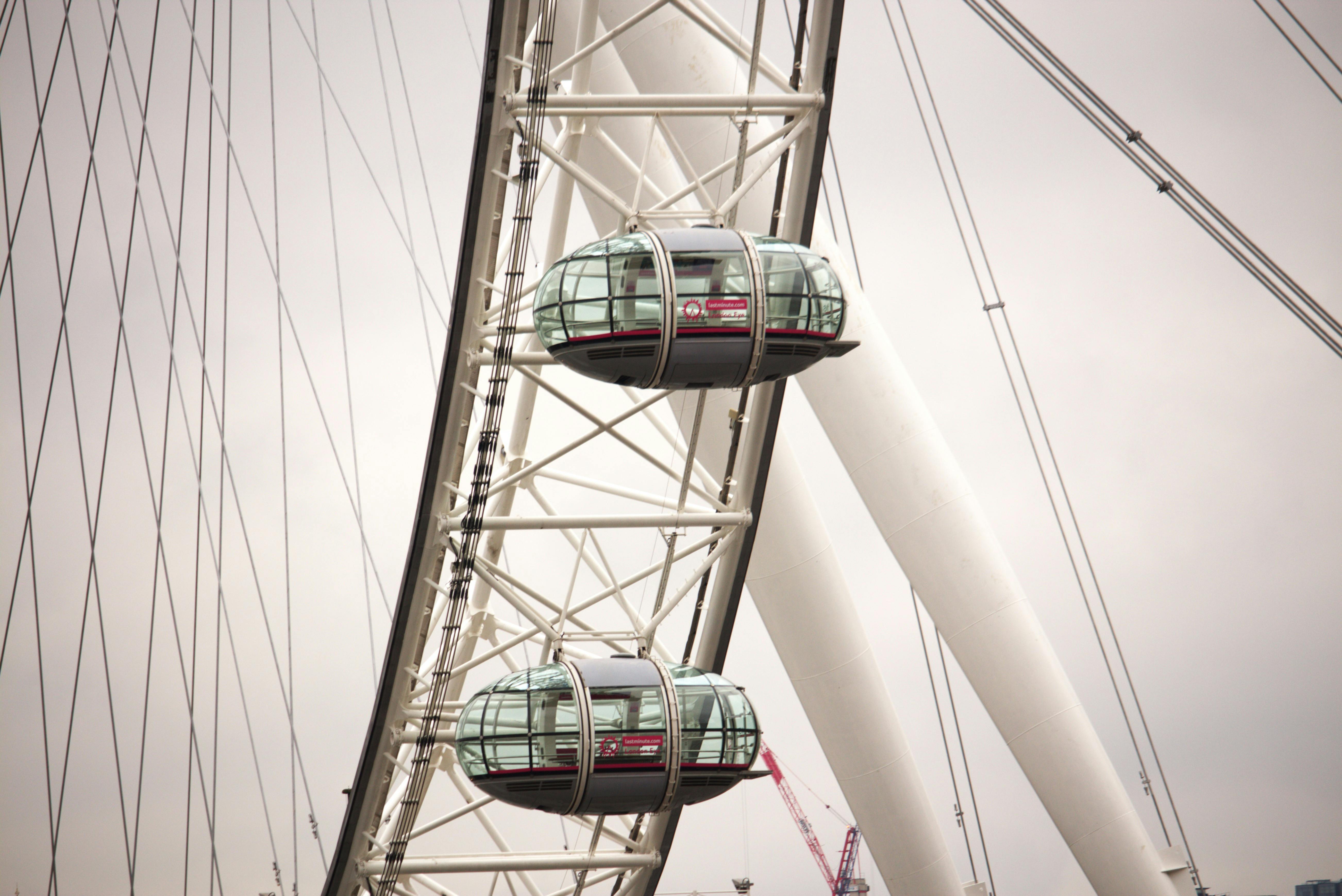 Close-up of London Eye Ferris Wheel Capsules · Free Stock Photo