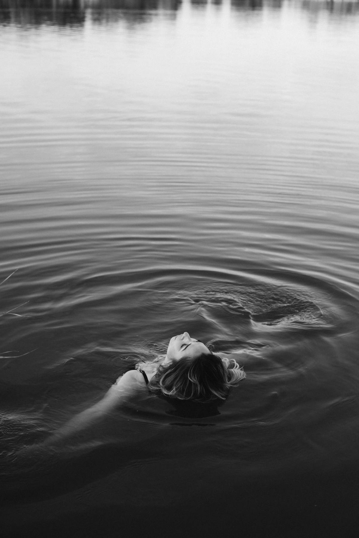 Floating Woman Photos, Download The BEST Free Floating Woman Stock ...