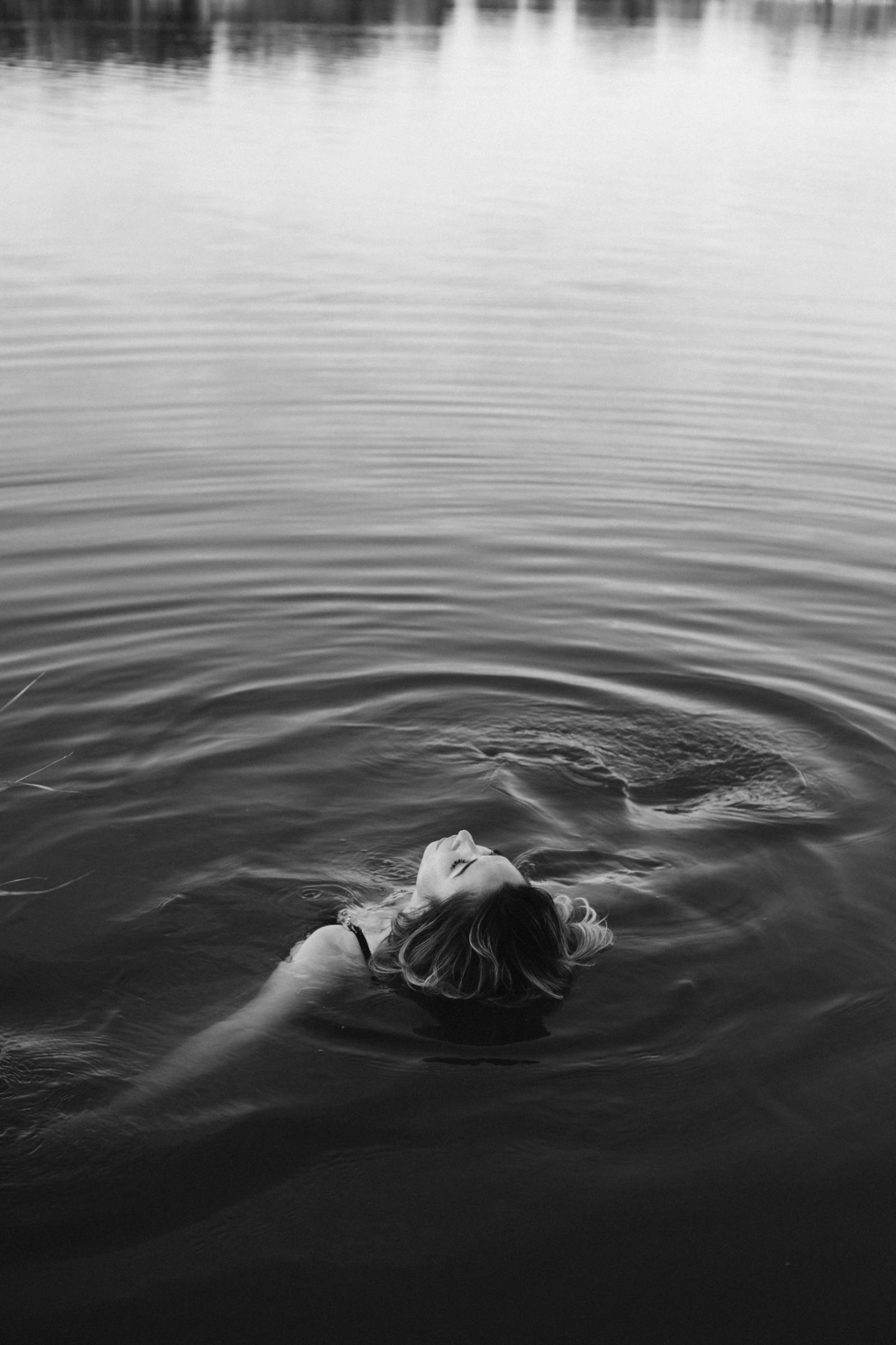 Floating Woman Photos, Download The BEST Free Floating Woman Stock ...