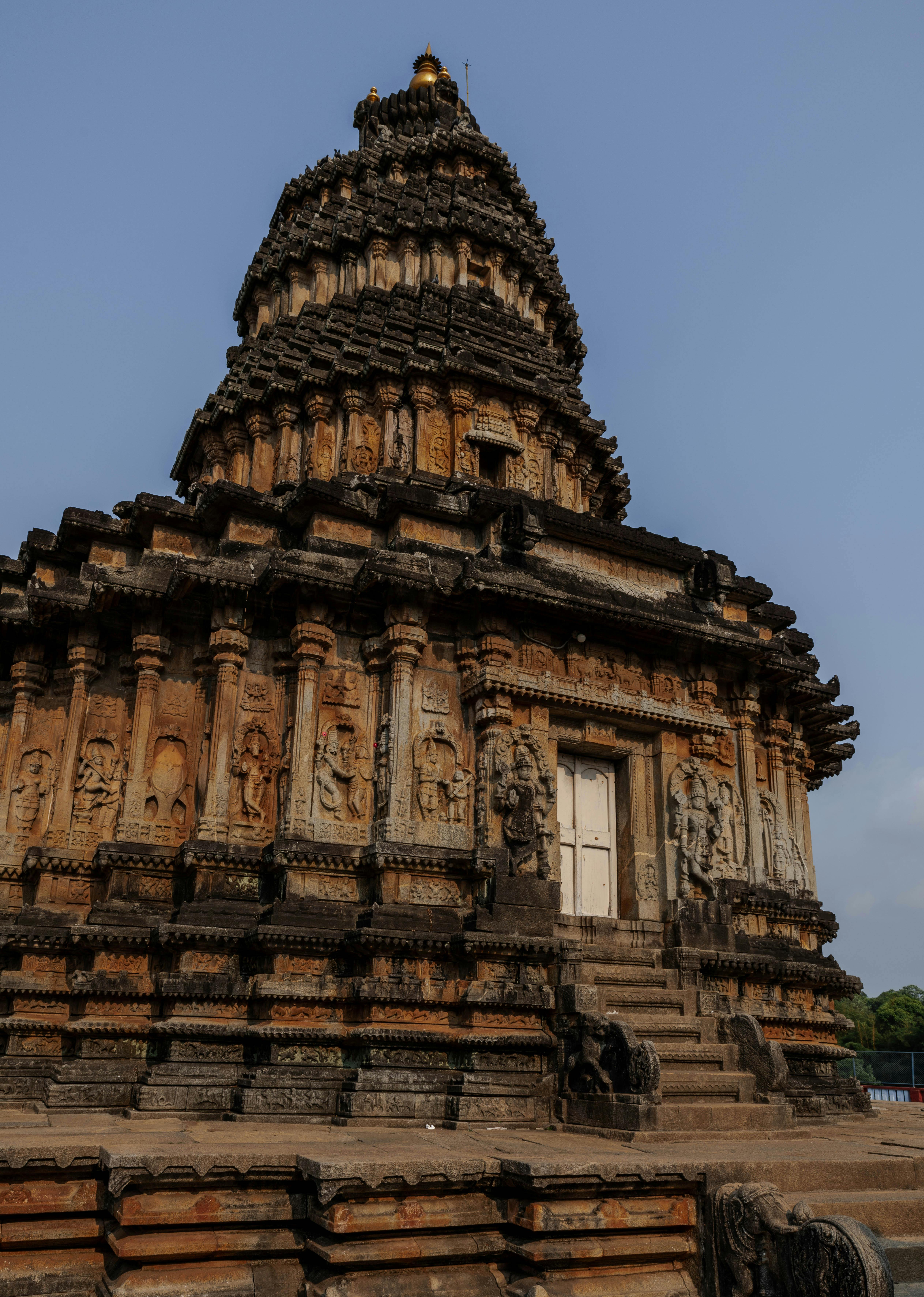 Ornate Ancient Indian Temple Architecture at Dusk · Free Stock Photo
