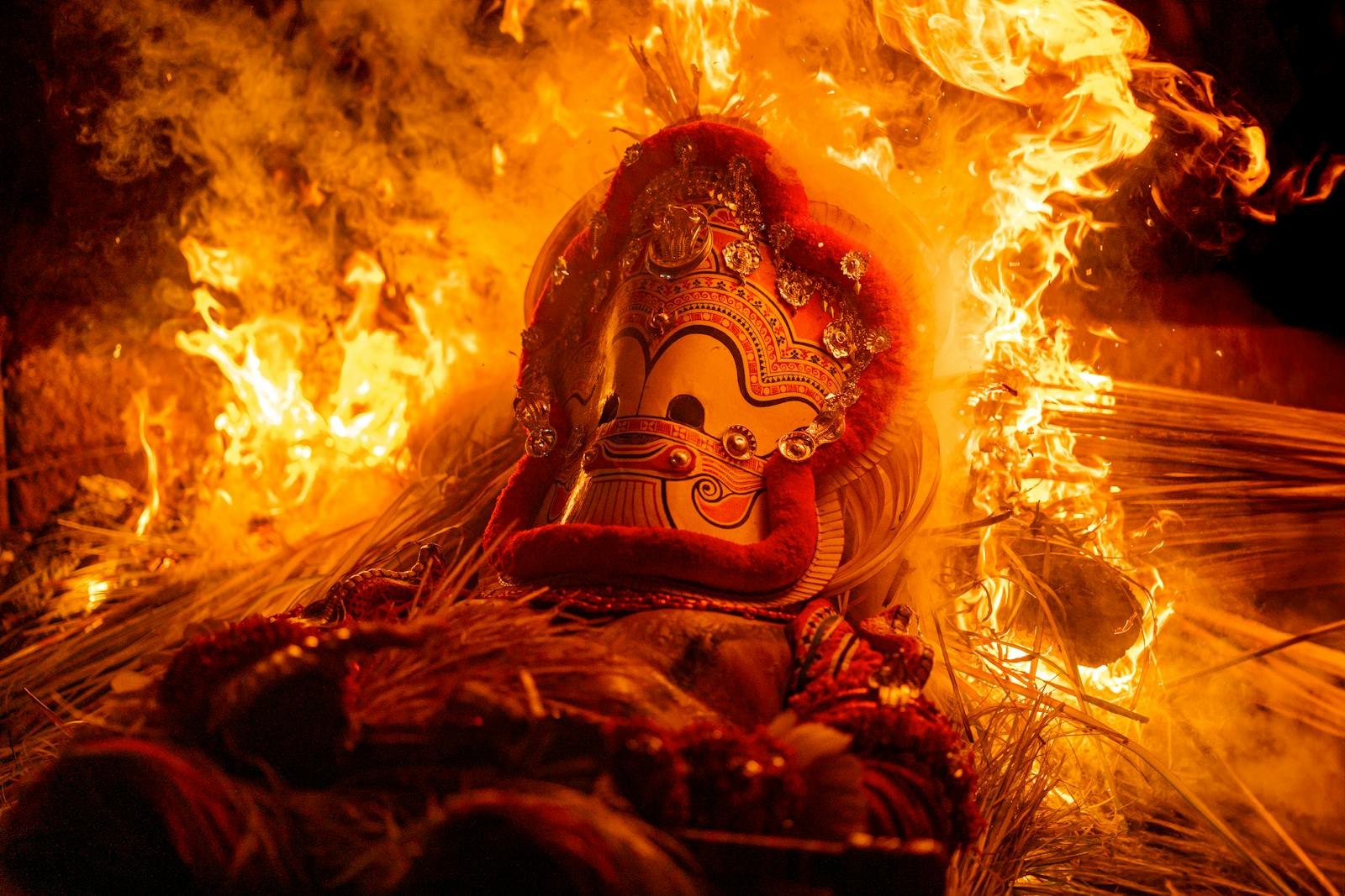 Kerala Theyyam Photos, Download The BEST Free Kerala Theyyam Stock ...