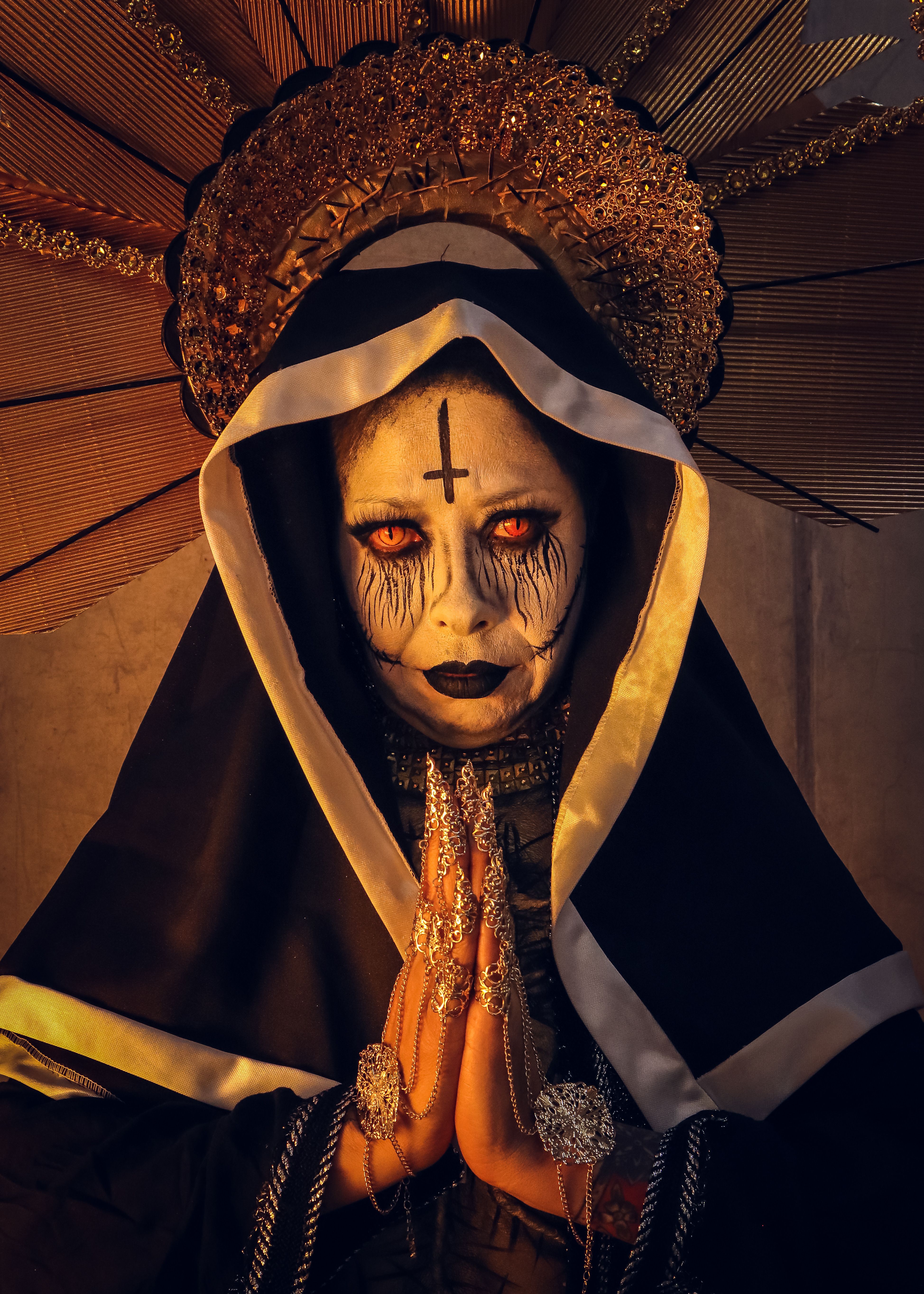 Monja Espeluznante Con Un Maquillaje Dramático Para Halloween · Foto de ...