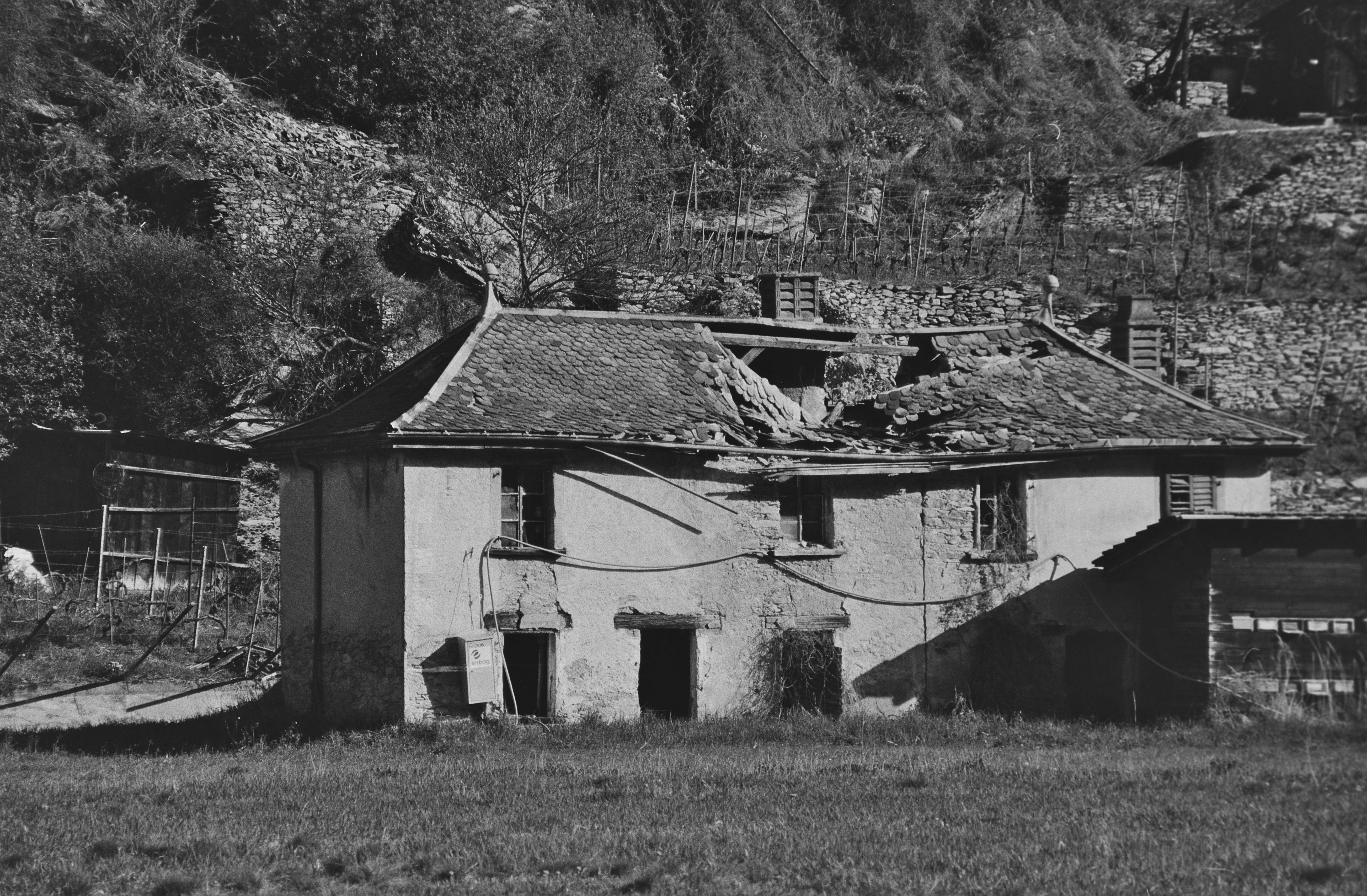 Field Structure Photos, Download The BEST Free Field Structure Stock ...