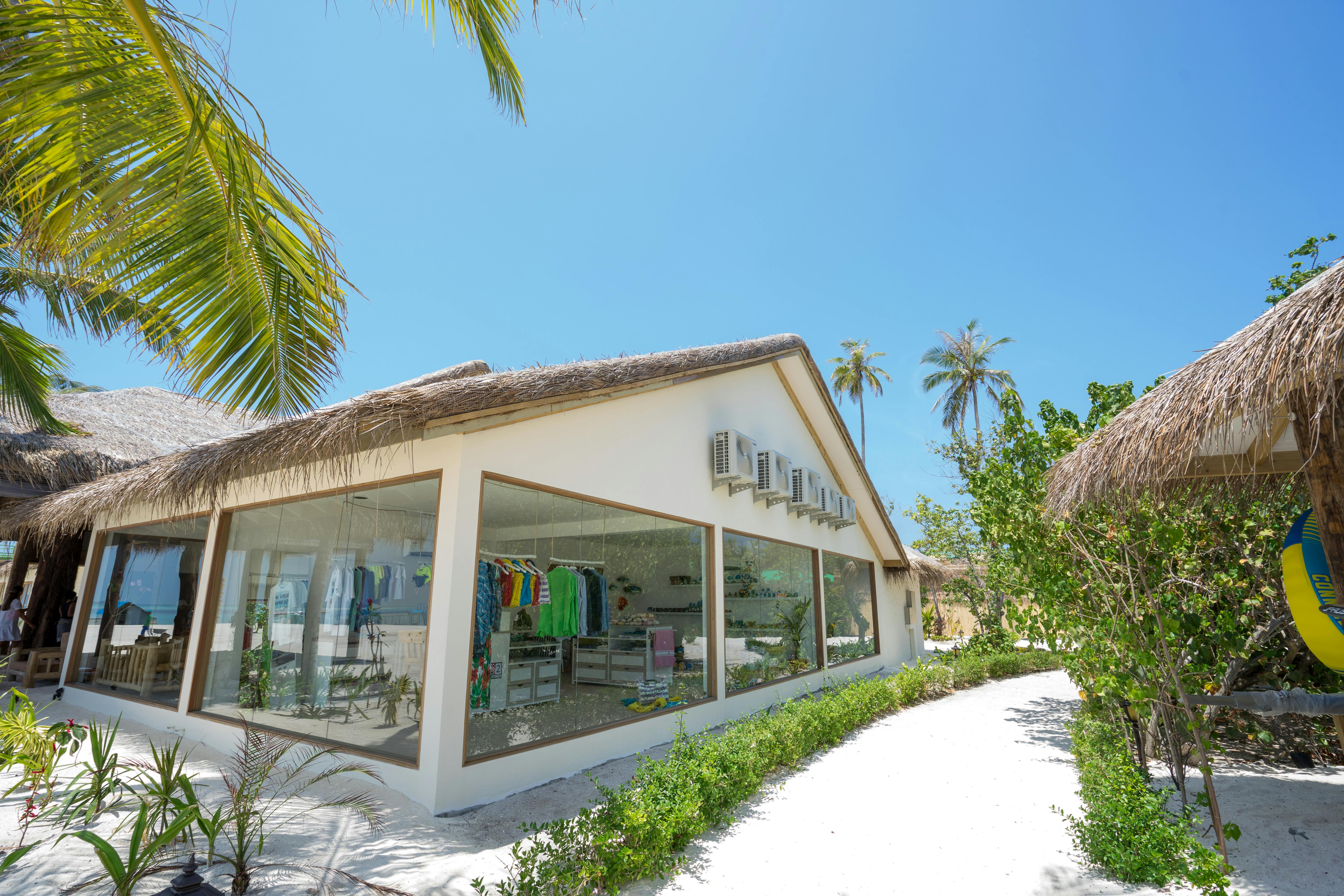 Tropical Beachfront Shop in the Maldives · Free Stock Photo