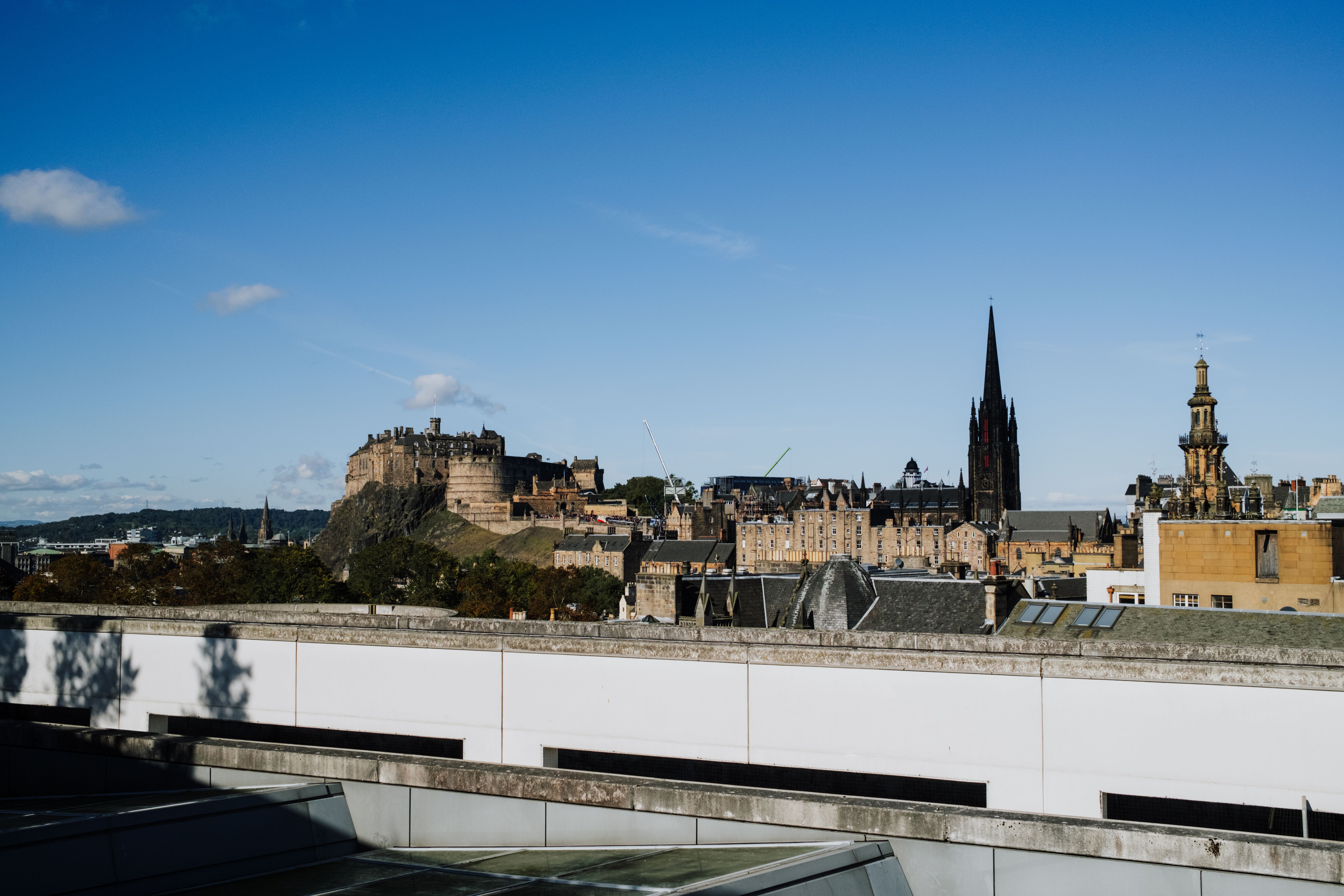 Stunning View of Edinburgh Castle Skyline · Free Stock Photo